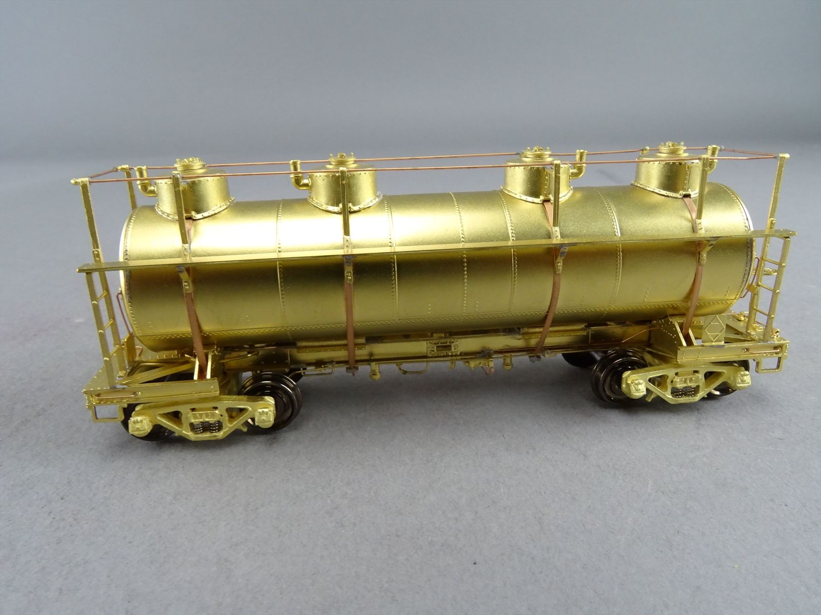 HO Brass Model - W&R Pressed Steel Car Co. High Walkway Tank Car 4 Dome ...