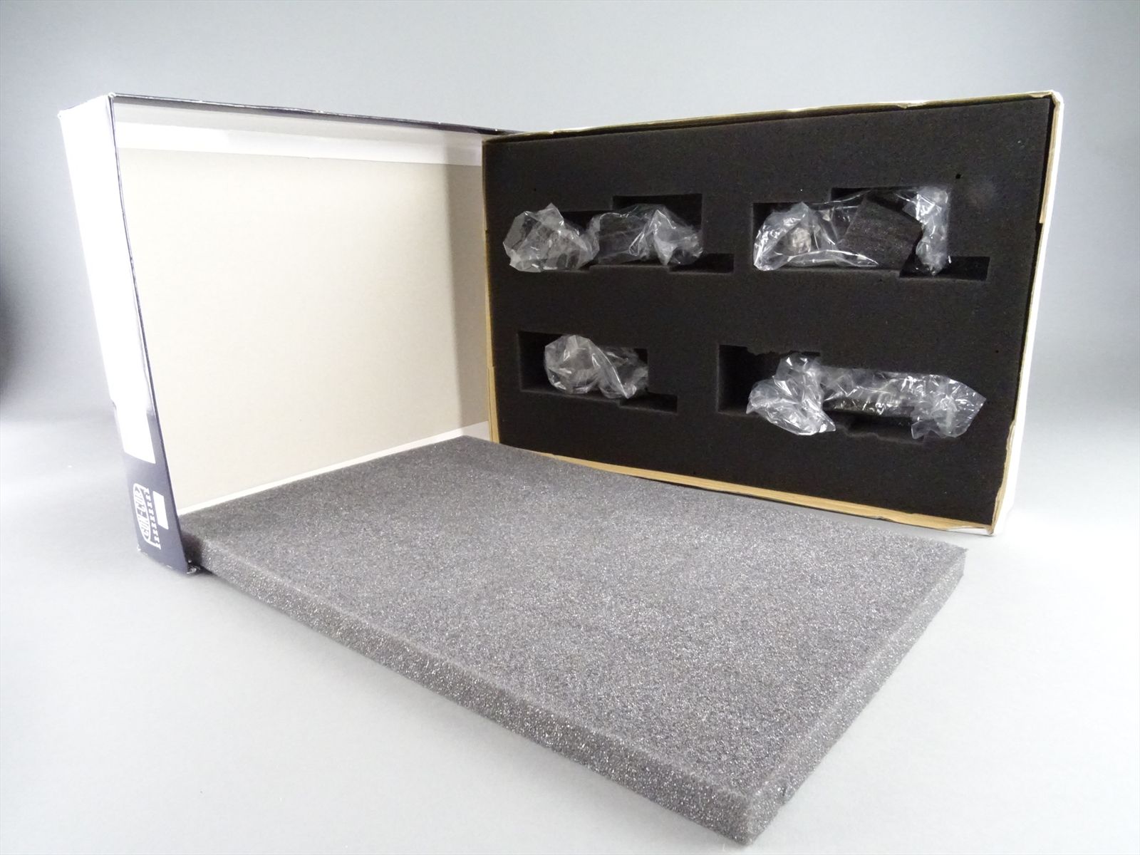 HO Scale Con-Cor 01-008719 North Shore Electroliner Powered 4-Car ...