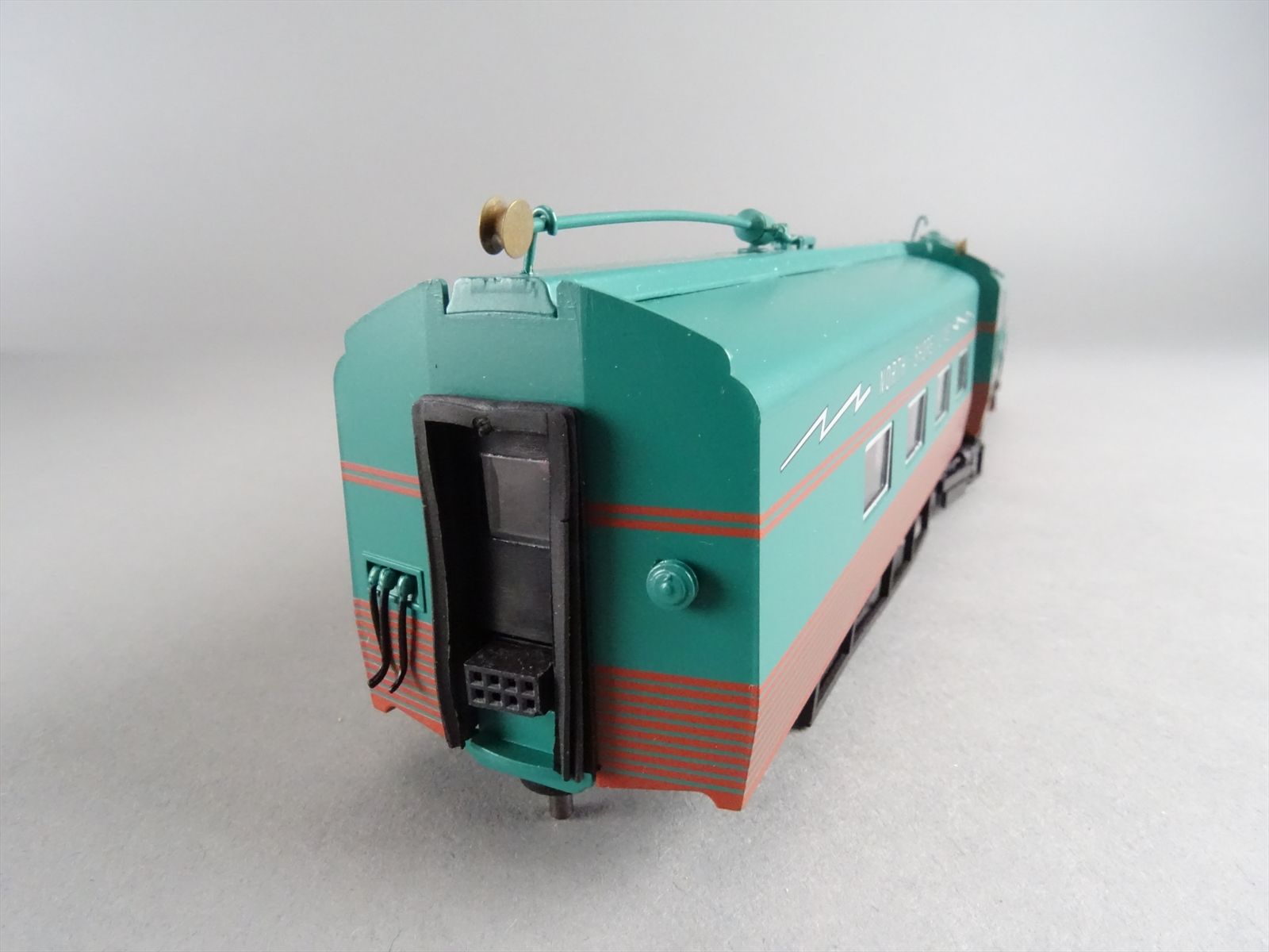 HO Scale Con-Cor 01-008719 North Shore Electroliner Powered 4-Car ...