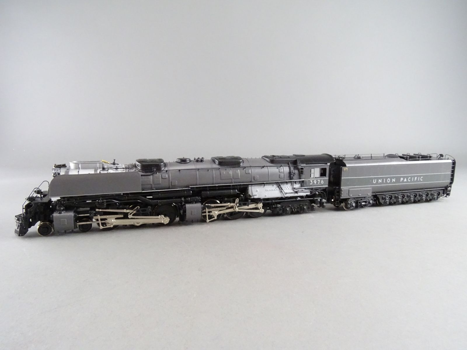HO Brass Model - PFM Tenshodo UP 4-6-6-4 Challenger #3976 Two Tone Gray ...