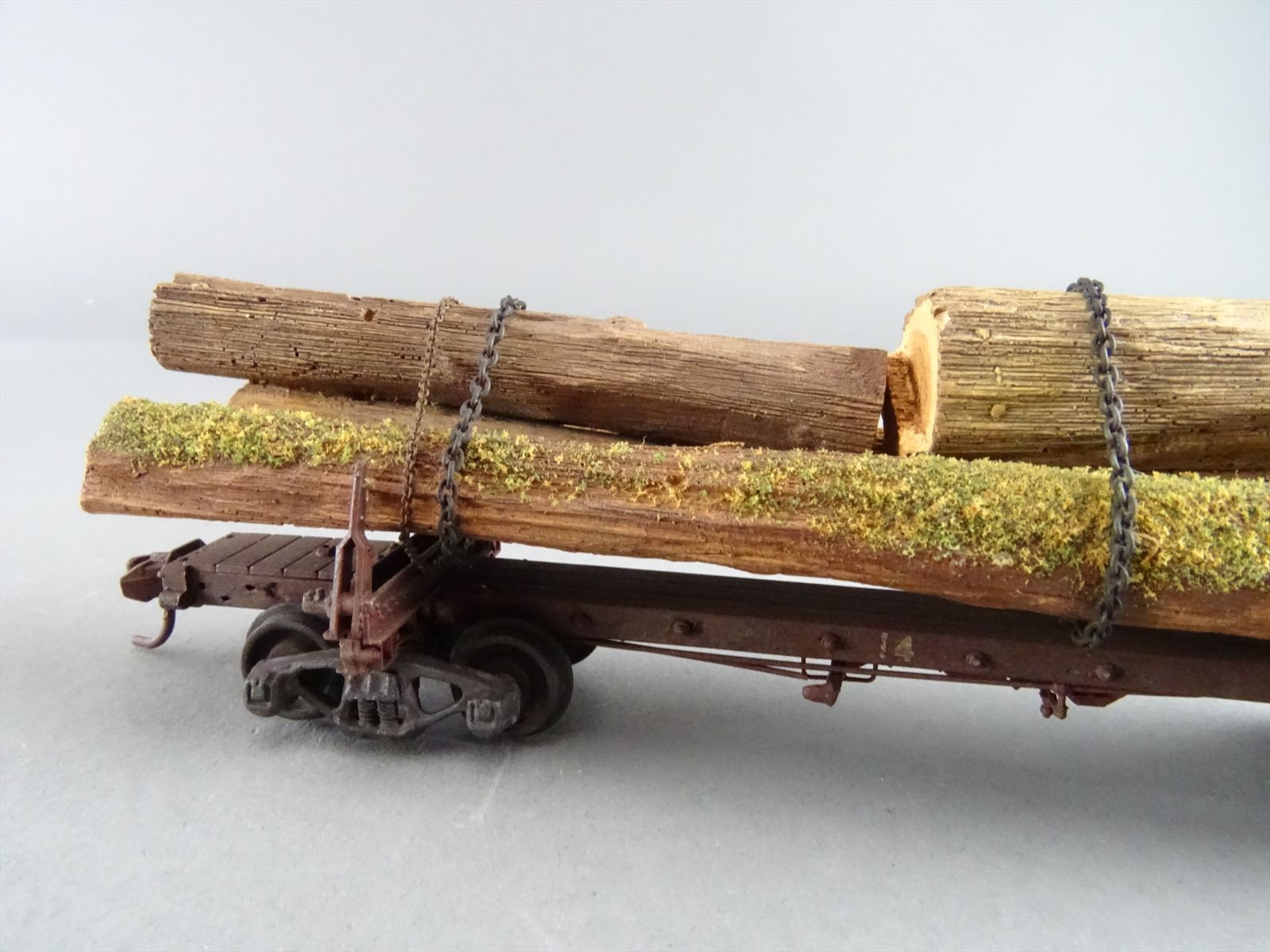 HO Brassl Model - Skeleton Log Car with Load - Pro Weathering - ReBoxx ...