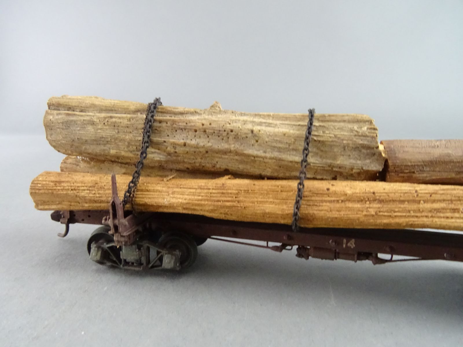 HO Brassl Model - Skeleton Log Car with Load - Pro Weathering - ReBoxx ...