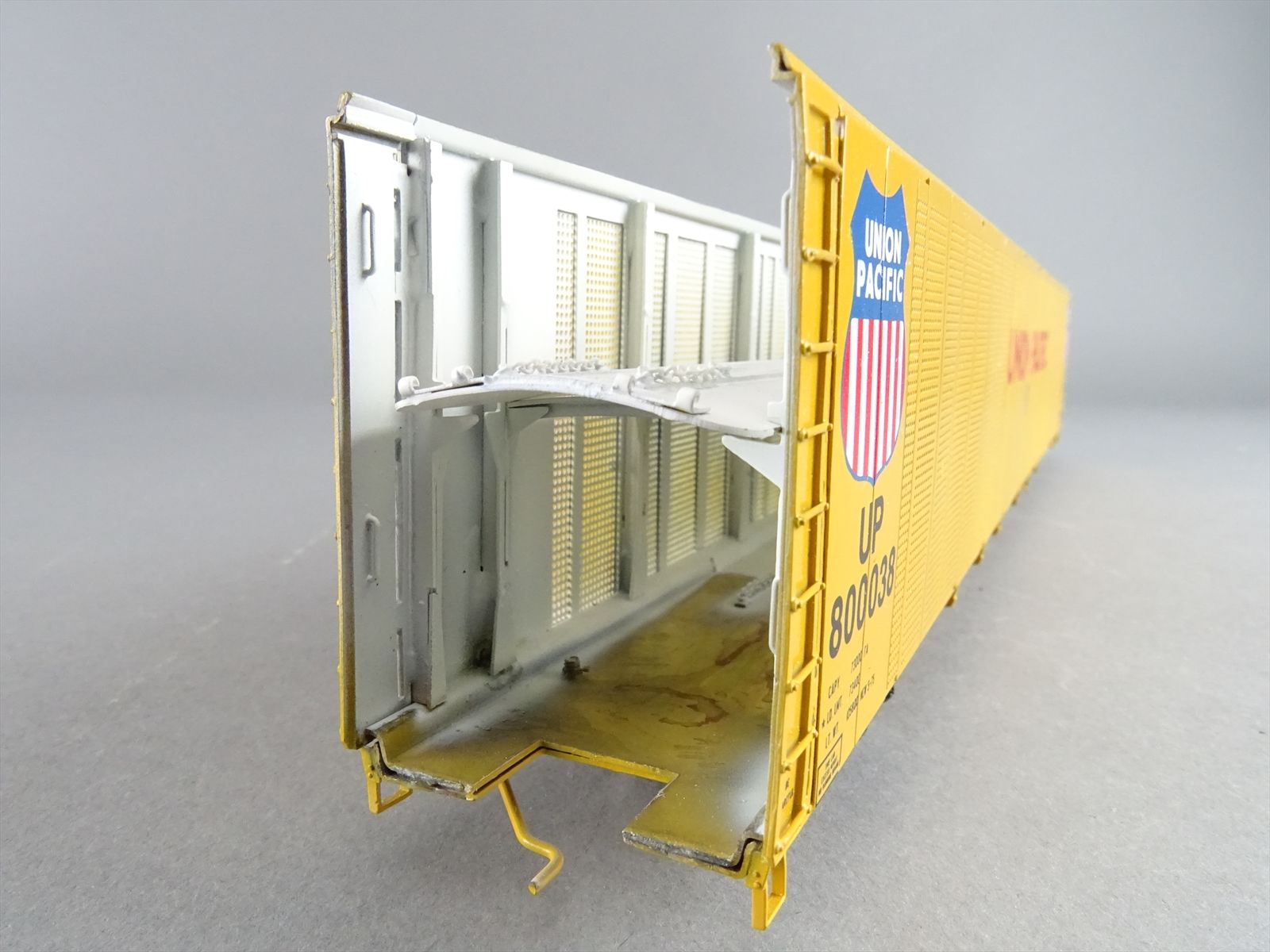 HO Brass Model - OMI 3253.2 UP Union Pacific Safe-T-Pack Bi-Level Auto ...