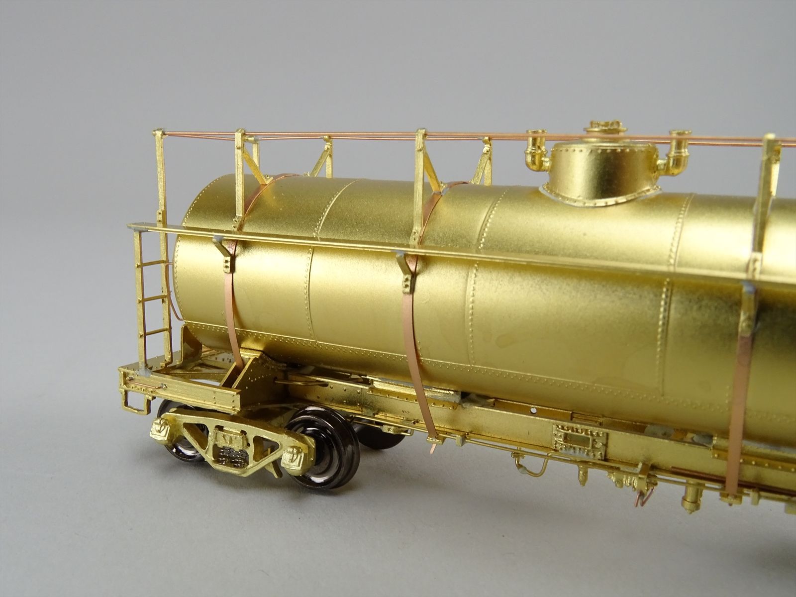 HO Brass Model - W&R Pressed Steel Car Co. High Walkway Tank Car 4 Dome ...