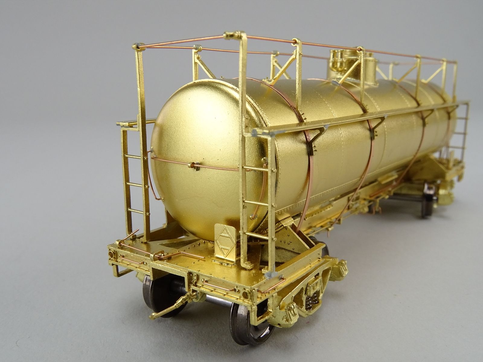 HO Brass Model - W&R Pressed Steel Car Co. High Walkway Tank Car 4 Dome ...