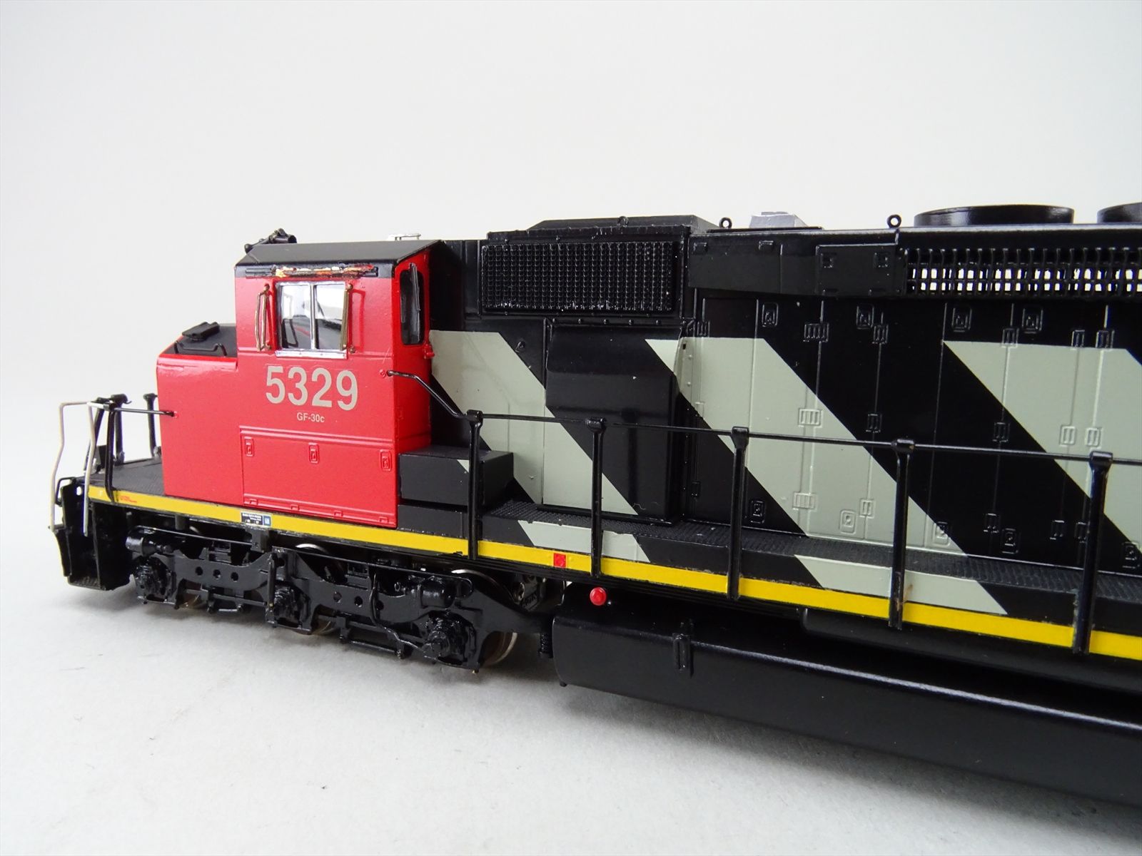 HO Brass Model - OMI 5306 CN CNR SD40-2 SD40-2W Wide Cab #5329 - Nice Custom - 1988 Run