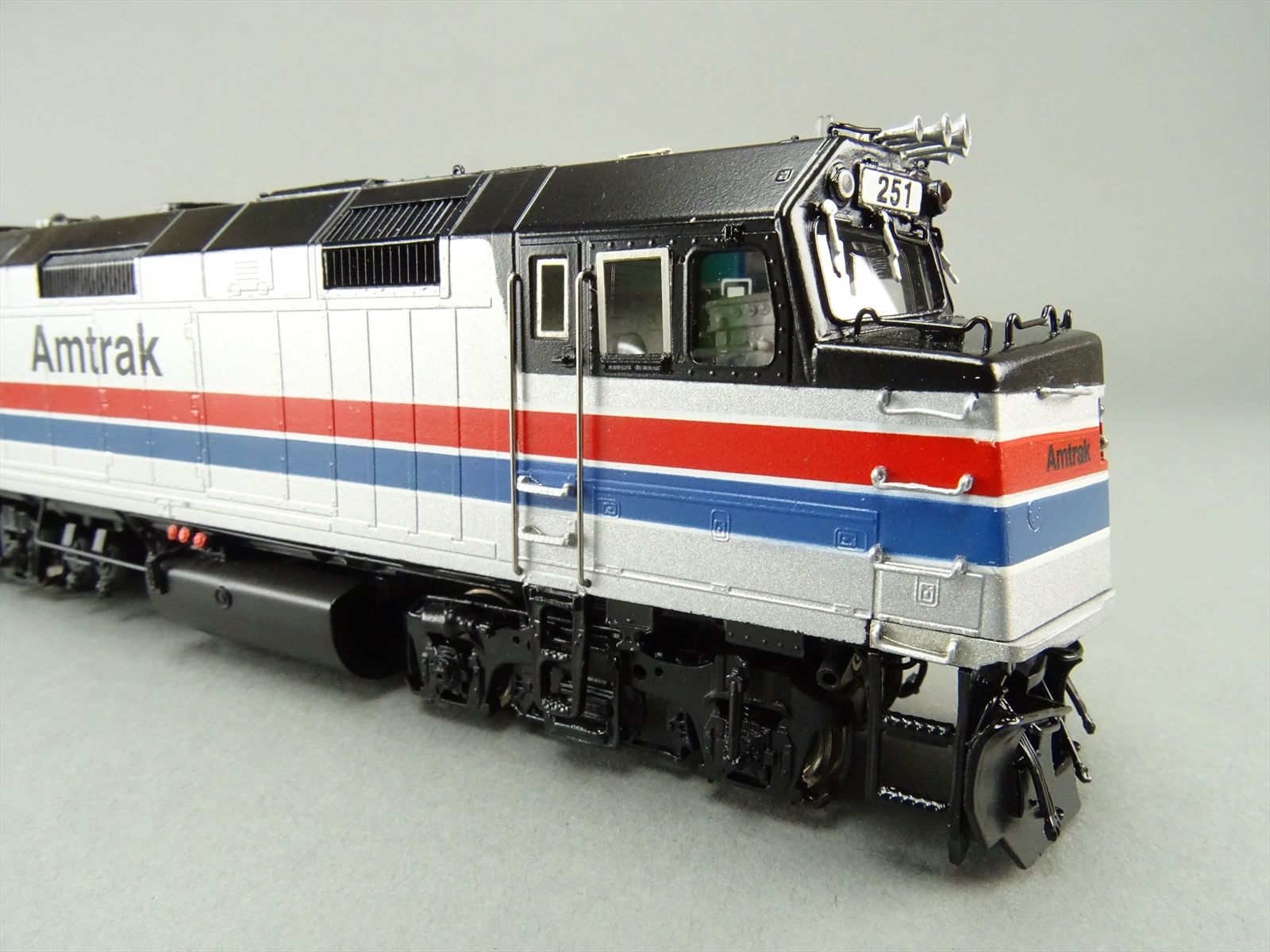 HO Brass Model - OMI 5891.1 Overland Amtrak F40PH Phase 2 Diesel #251 ...