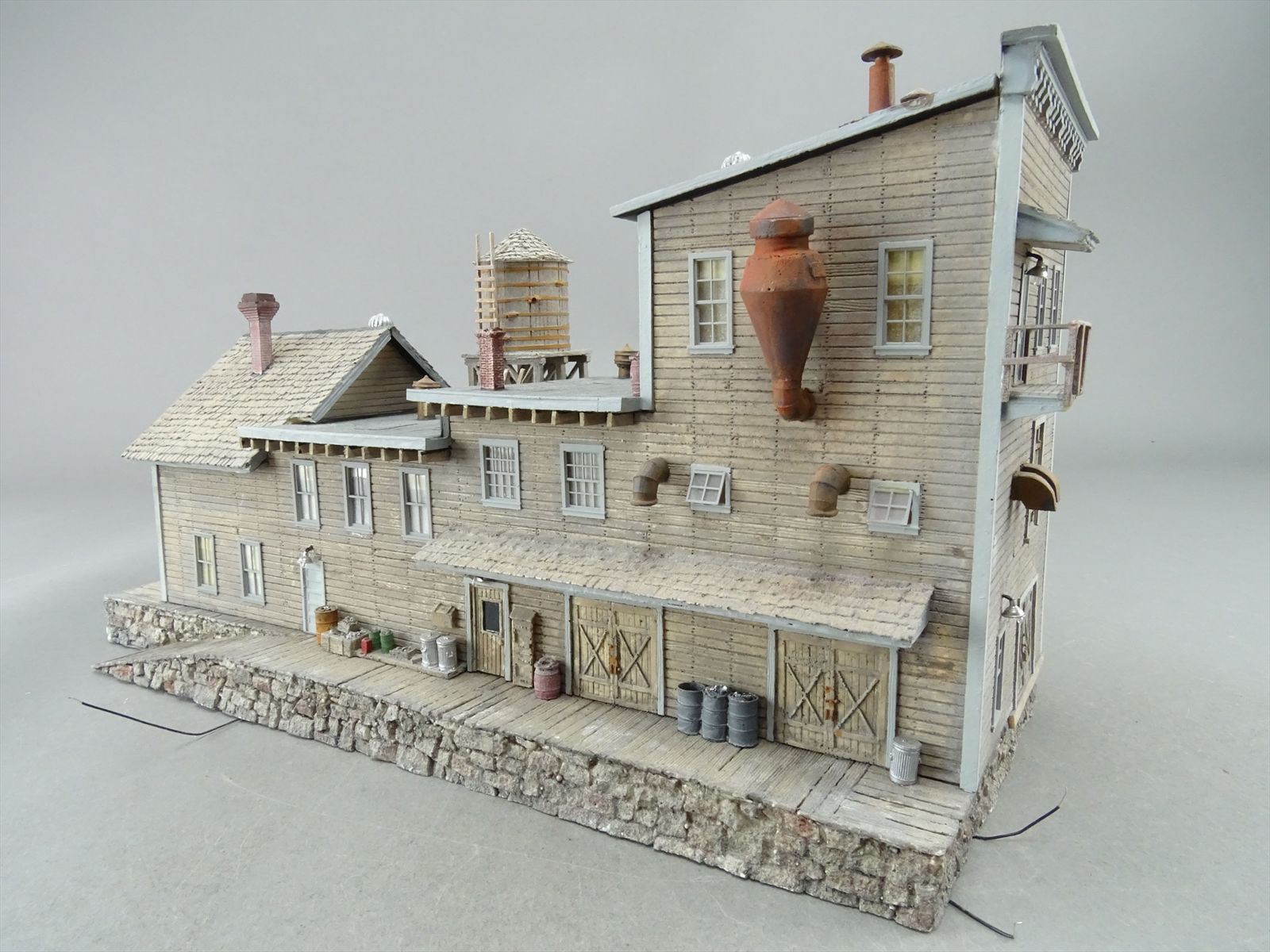 HO 1:87 FSM Style Factory - Pro-Built - Amazing Detail - Must See