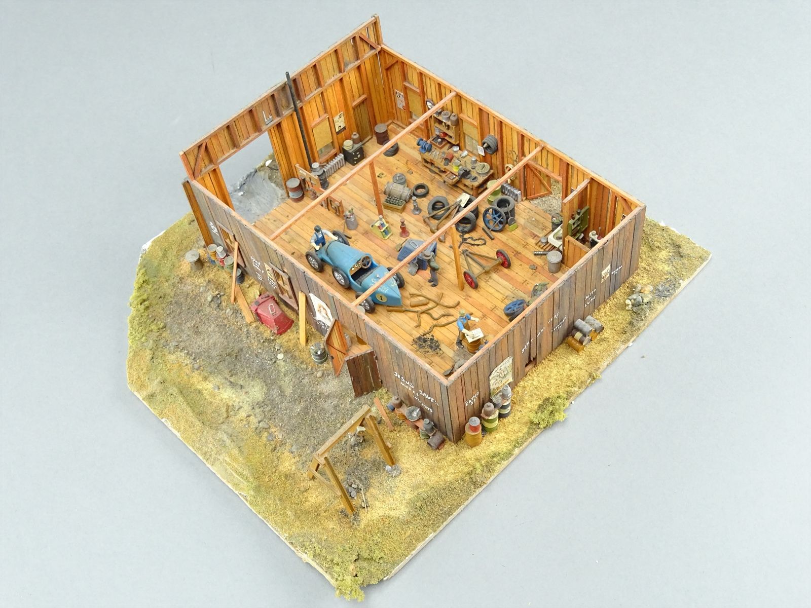 HO 1:87 FSM #130 Ezra Coopers Garage 8 x 8 Diorama - Pro-Built ...