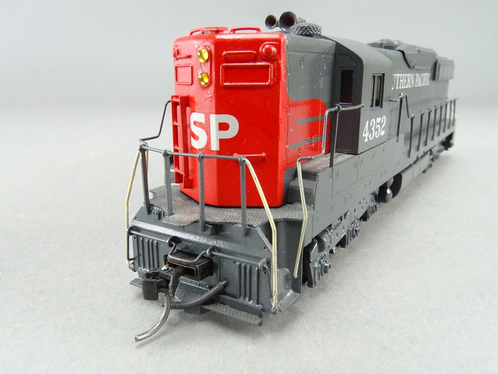 HO Brass Model - Hallmark SP Southern Pacific SD-9 Diesel Bloody Nose ...