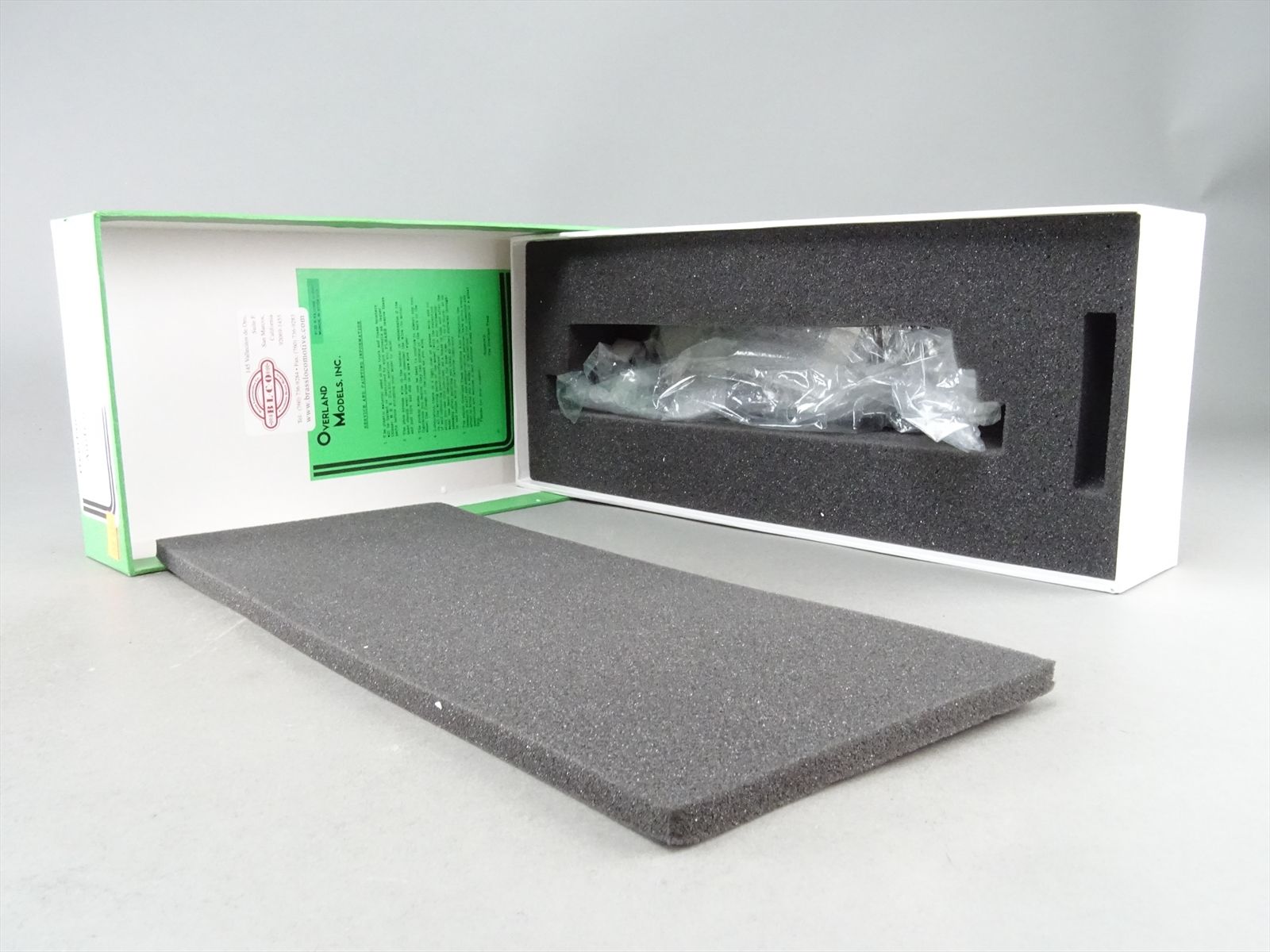 HO Brass Model - OMI 5828 Amtrak Pooch P30CH Modified #700 - Pro Paint ...