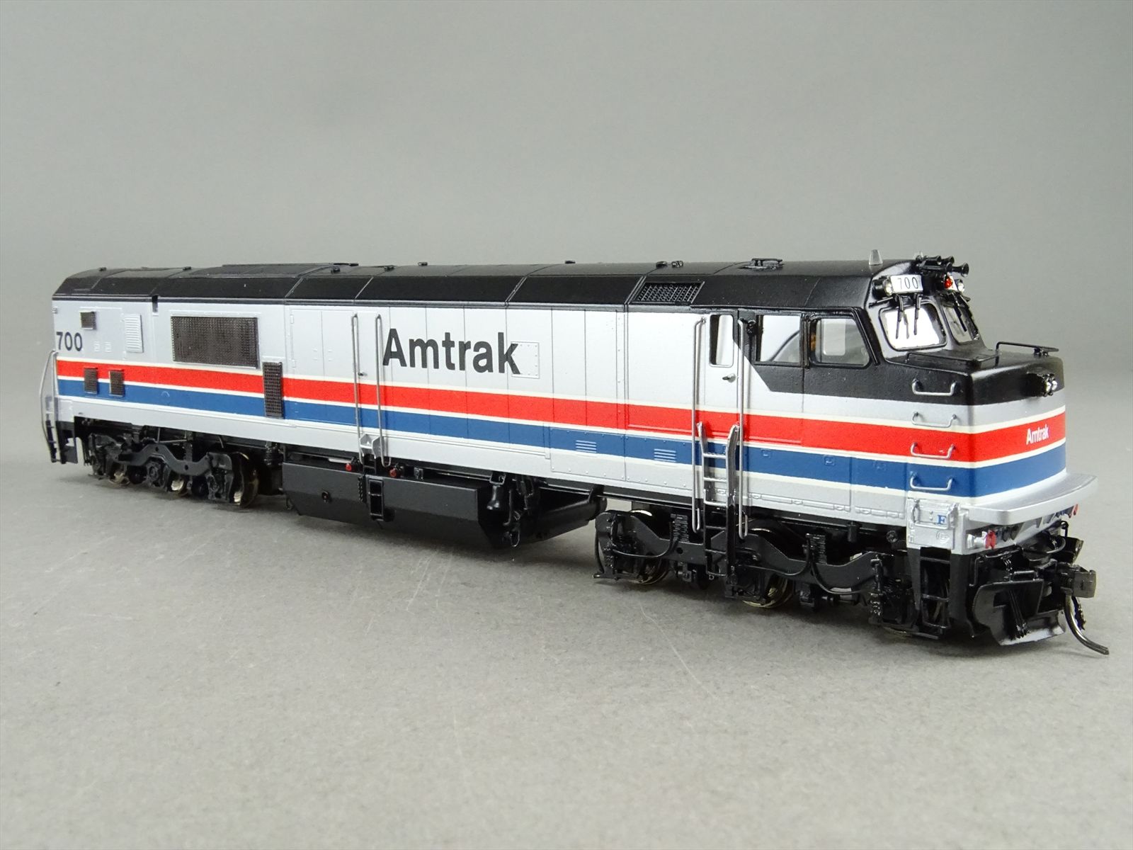 HO Brass Model - OMI 5828 Amtrak Pooch P30CH Modified #700 - Pro Paint ...