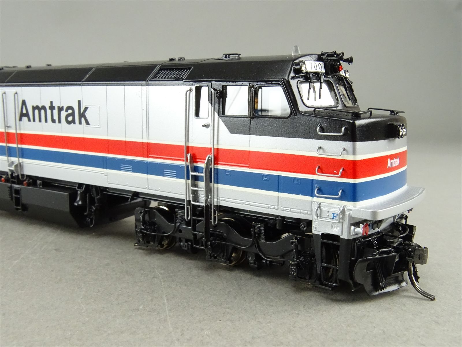 HO Brass Model - OMI 5828 Amtrak Pooch P30CH Modified #700 - Pro Paint ...