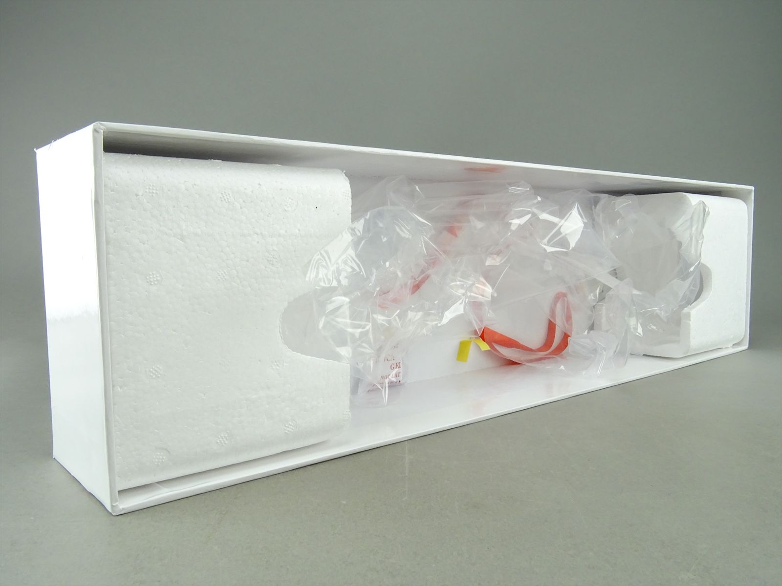 O Plastic Model - 3 Rail - Sunset - CP Canadian Pacific RDC-1 #9069 - F/P - Interior Detail ...