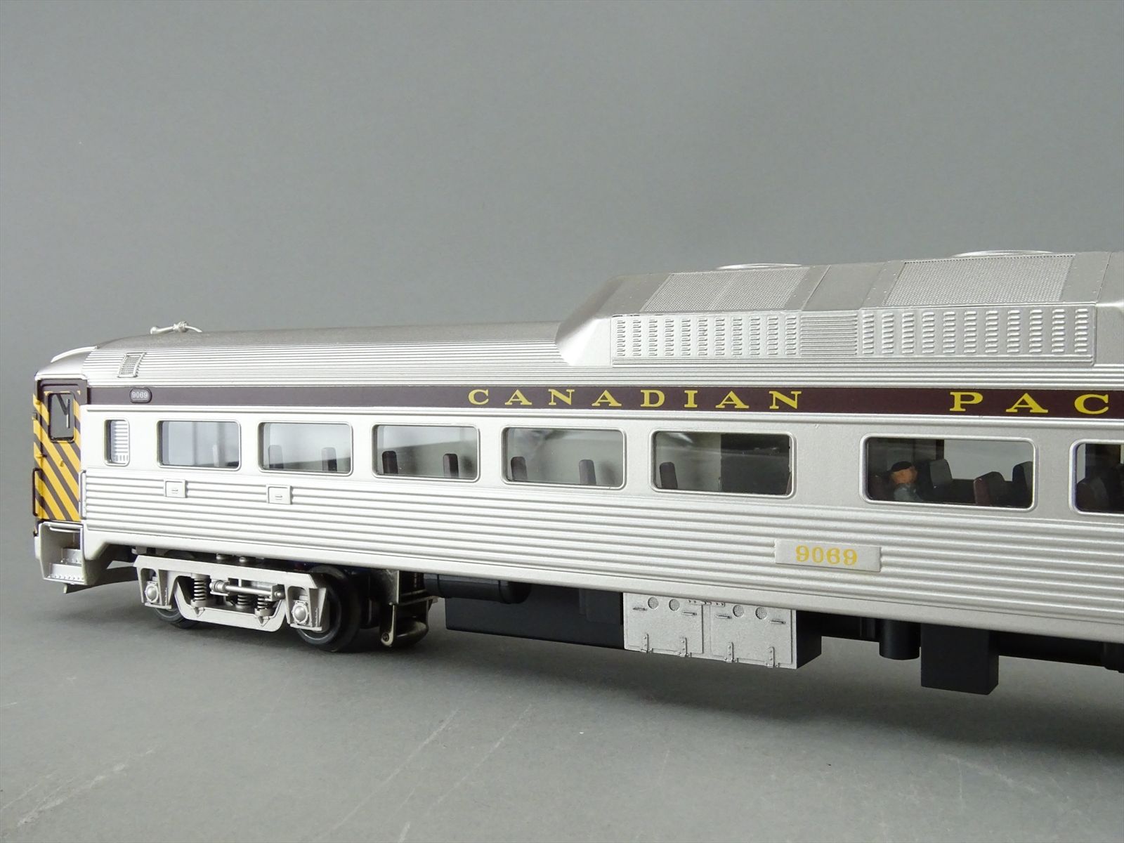 O Plastic Model - 3 Rail - Sunset - CP Canadian Pacific RDC-1 #9069 - F/P - Interior Detail ...