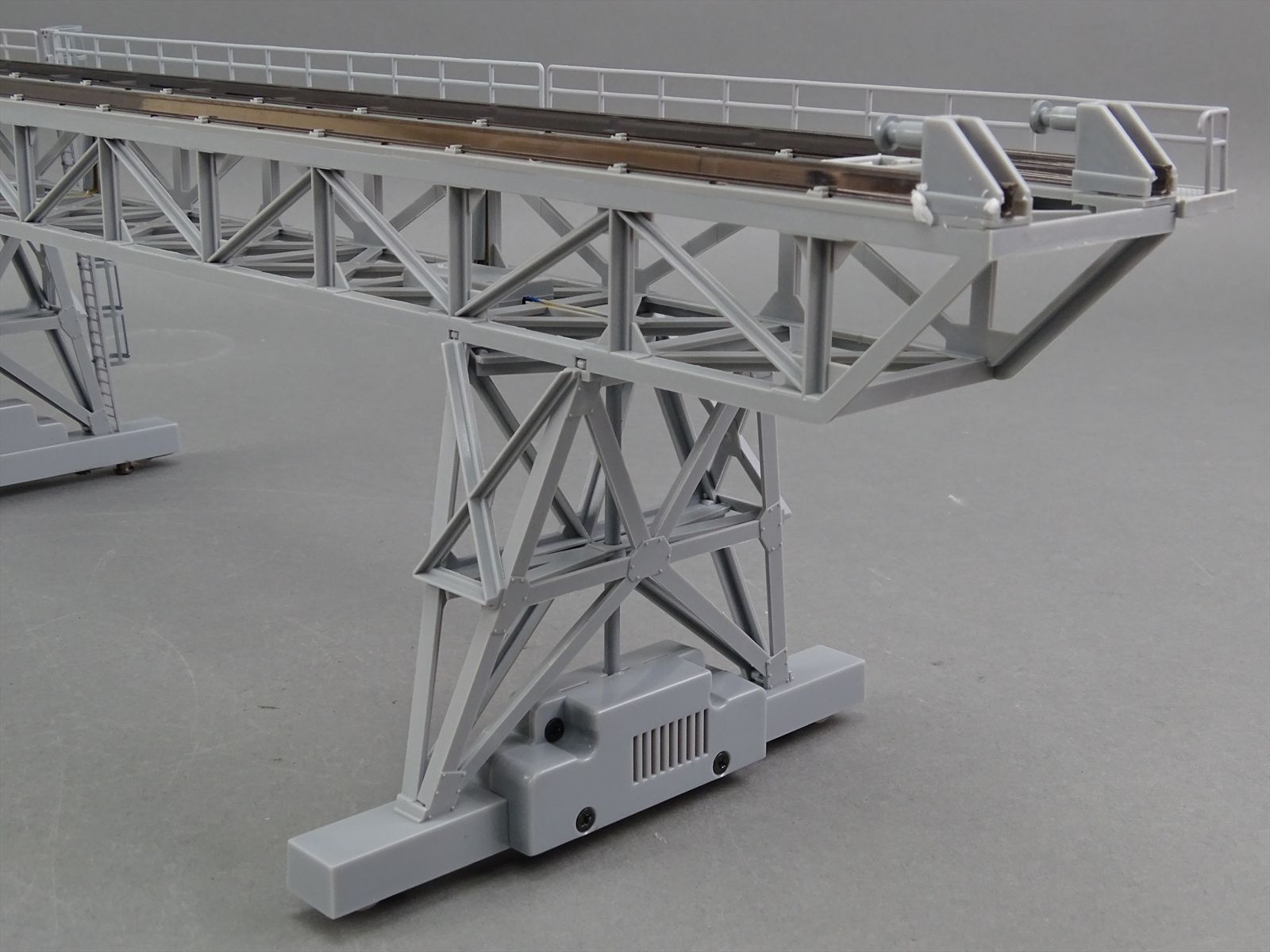 HO Scale Plastic Model Train - Marklin Digital 76501 Operating Gantry Crane