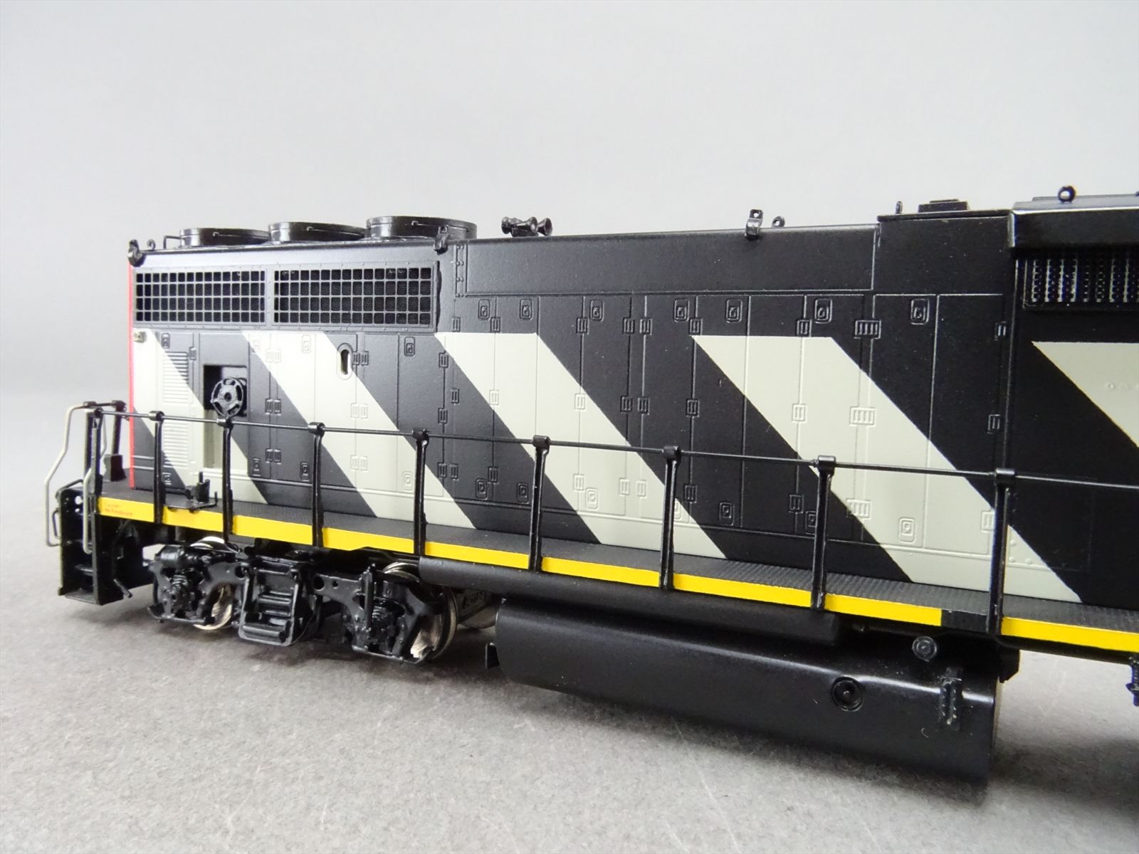 HO Brass Model - OMI 5586 CN CNR Canadian National GP40-2L 1992 Era ...
