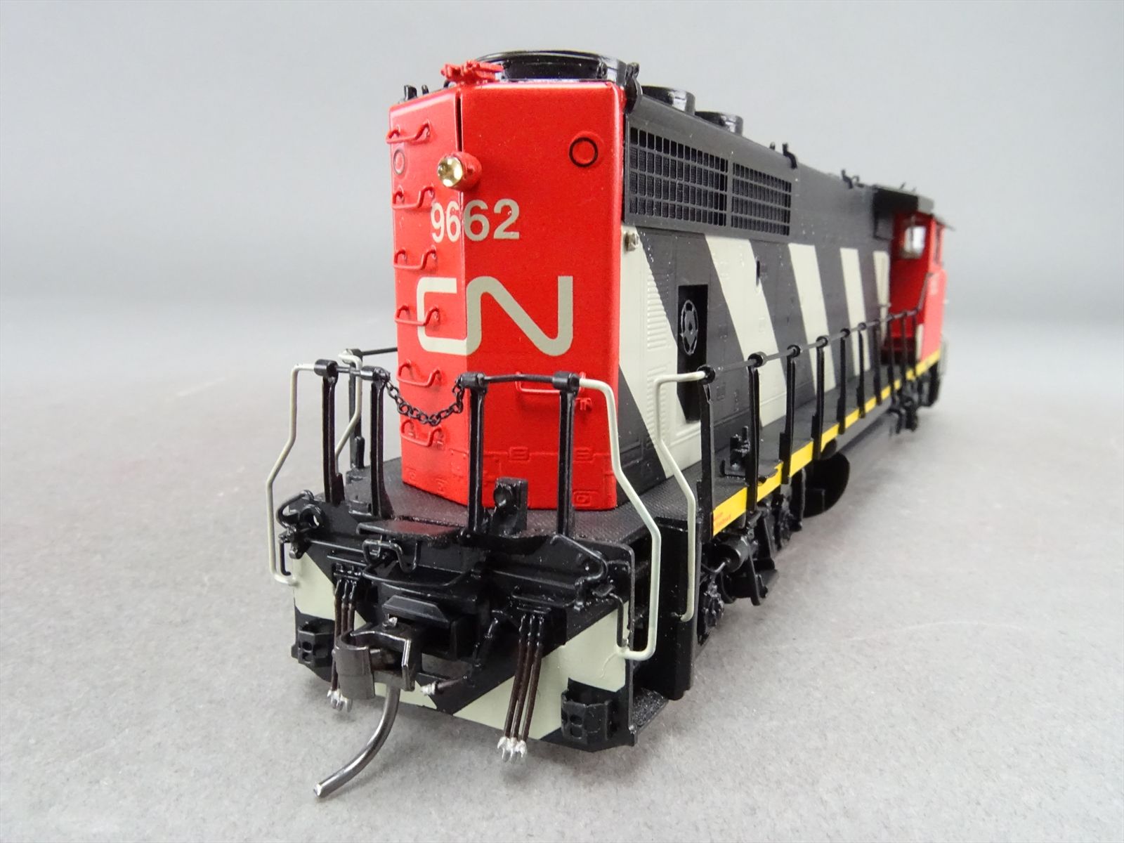 HO Brass Model - OMI 5586 CN CNR Canadian National GP40-2L 1992 Era ...