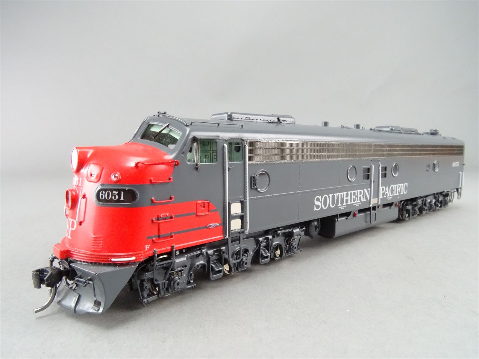 HO Brass Model - UTI 5383-1 SP Southern Pacific E9 E9A Bloody Nose Scarlet / Grey #6051 - F/P ...