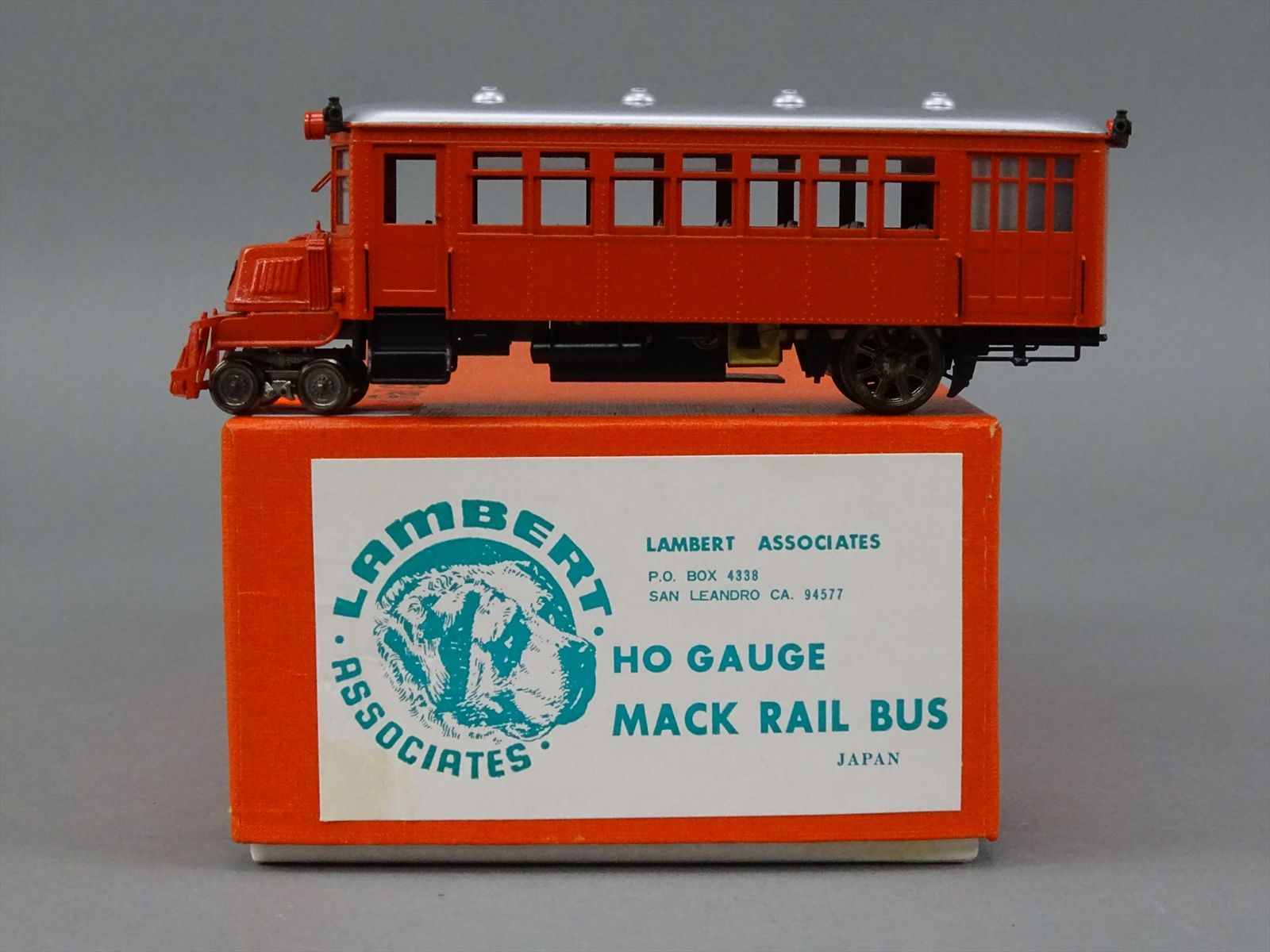 HO Brass Model - Lambert Mack Rail Bus - F/P Red / Silver - Interior