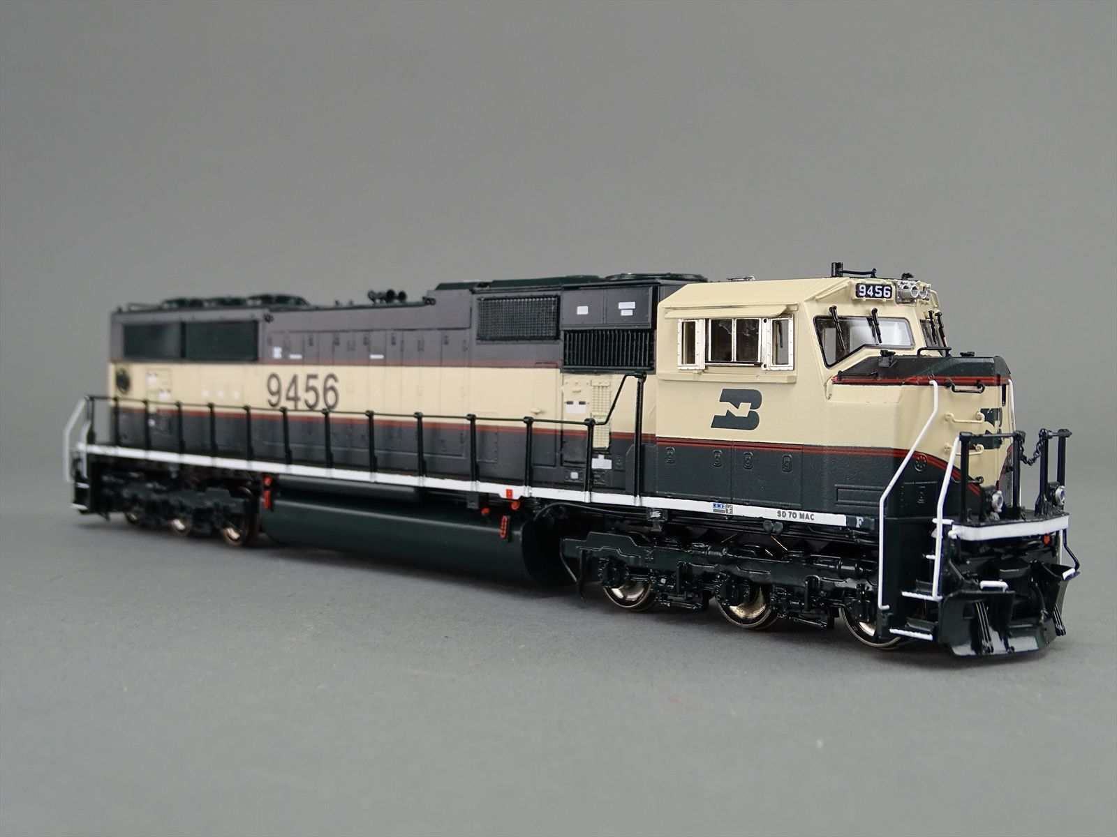 HO Brass Model - OMI 5839.1 BN Burlington Northern SD70MAC #9456 - F/P - 1994 Run - Ajin