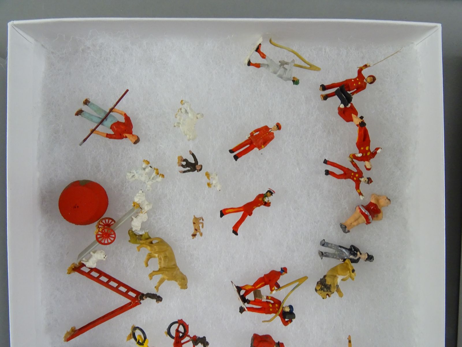 HO Scale Scenery - Accessory - Preiser - Metal - Circus - Lions ...