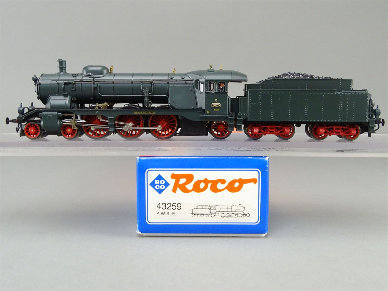 HO Plastic Model - Roco 43259 KWStE 4-6-2 German Steam Locomotive #2025