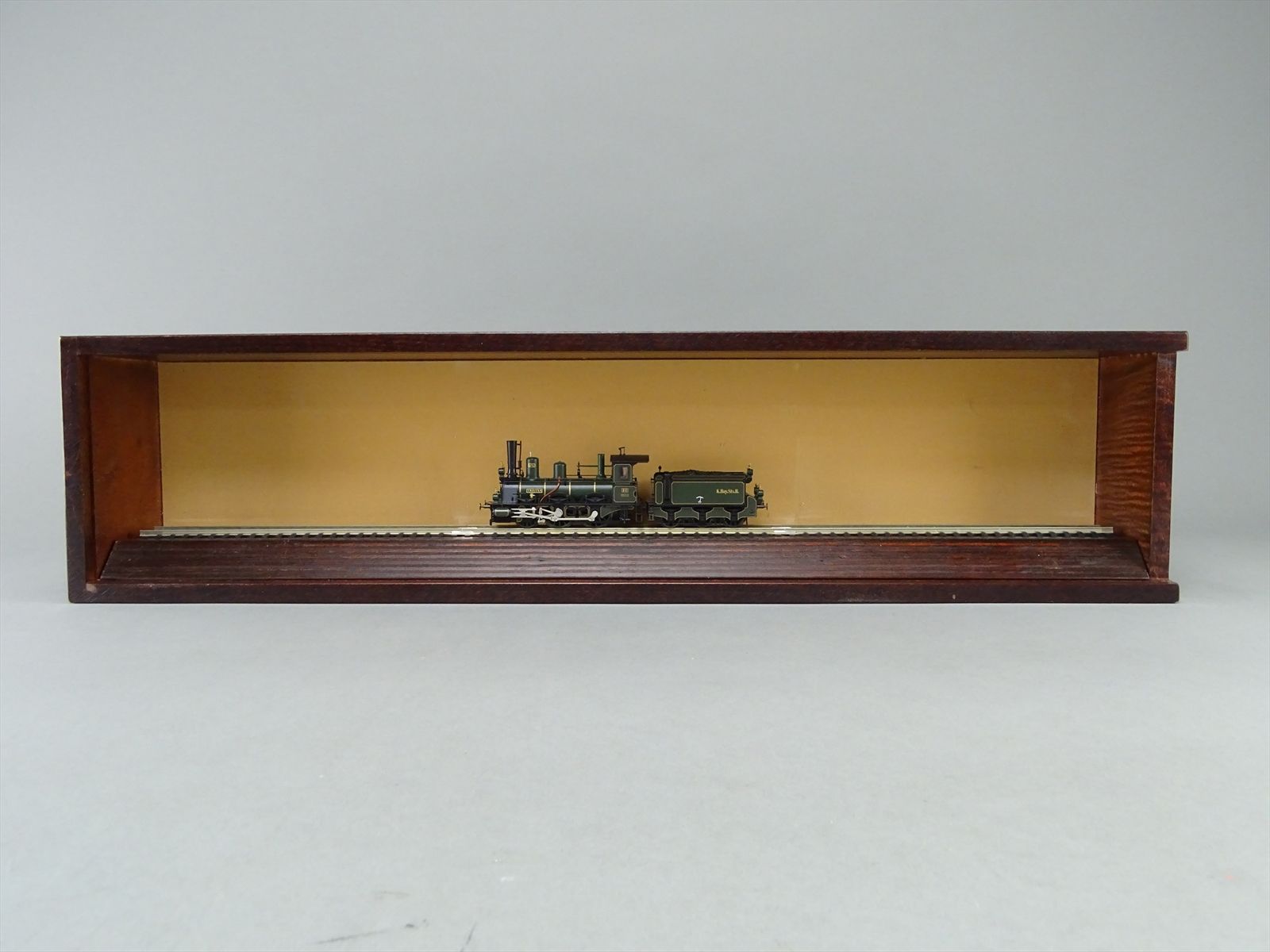 HO Trix 21230 King Ludwig B VI Tristan 0-6-0 Train Set + 4396 2-Car Add ...