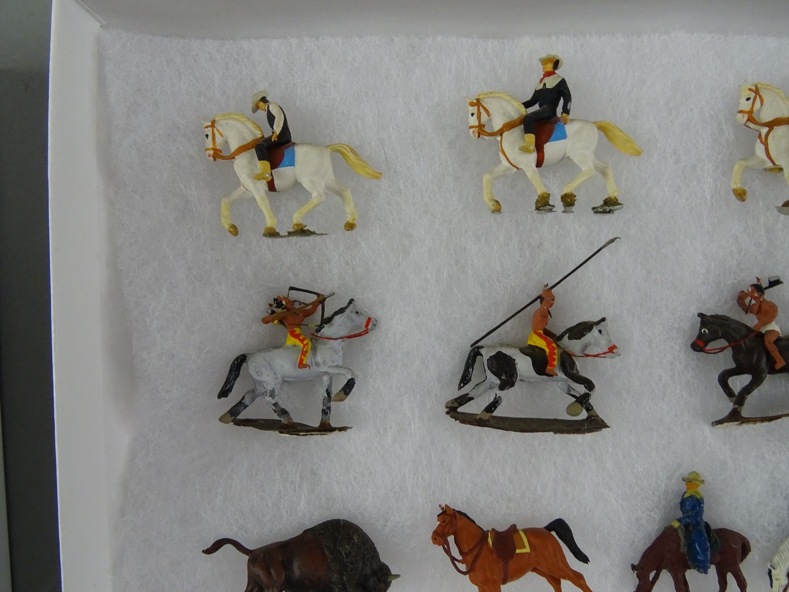 HO Scale Scenery - Accessory - RARE - Cast Metal - Cowboys Indians ...