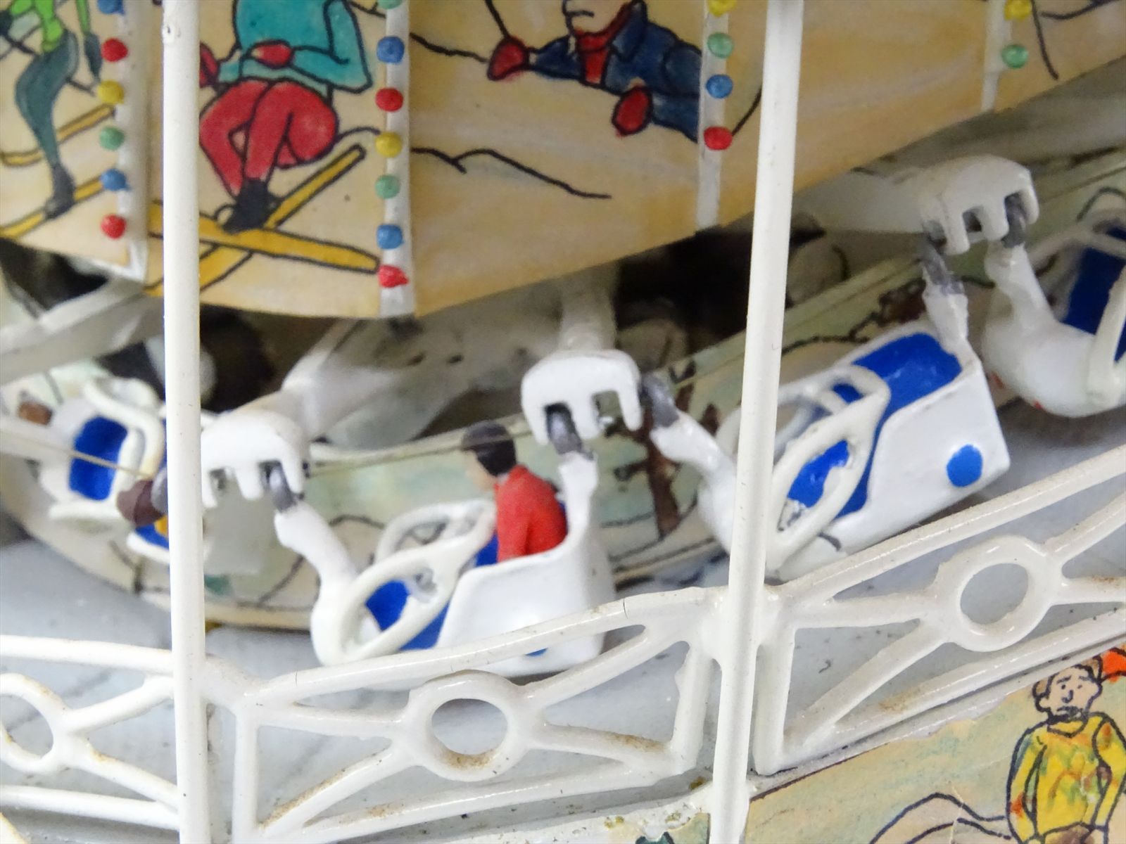 HO 1:87 - 8 x 8 Structure - Operating Hand Painted Cast Metal Flying ...