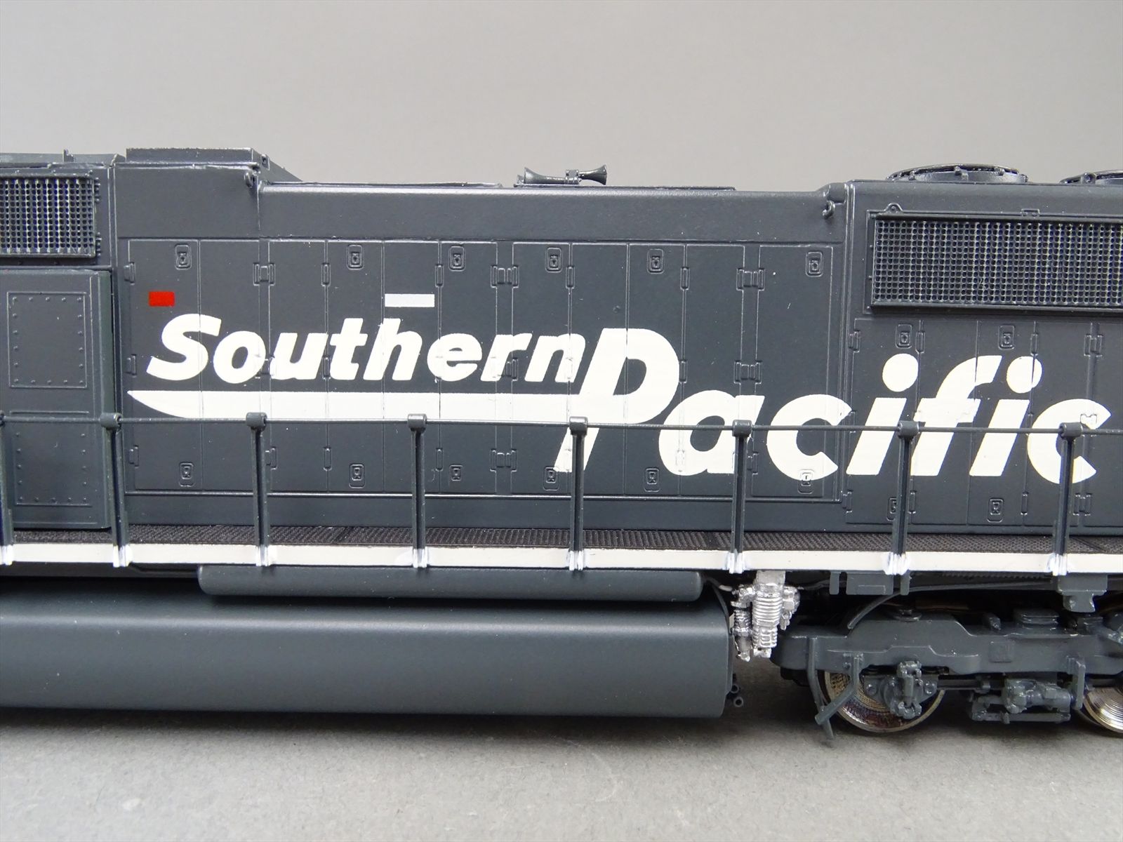 HO Brass Model - OMI 5815.1 Overland SP Southern Pacific SD70M #9800 - F/P - 1995 Run - Ajin