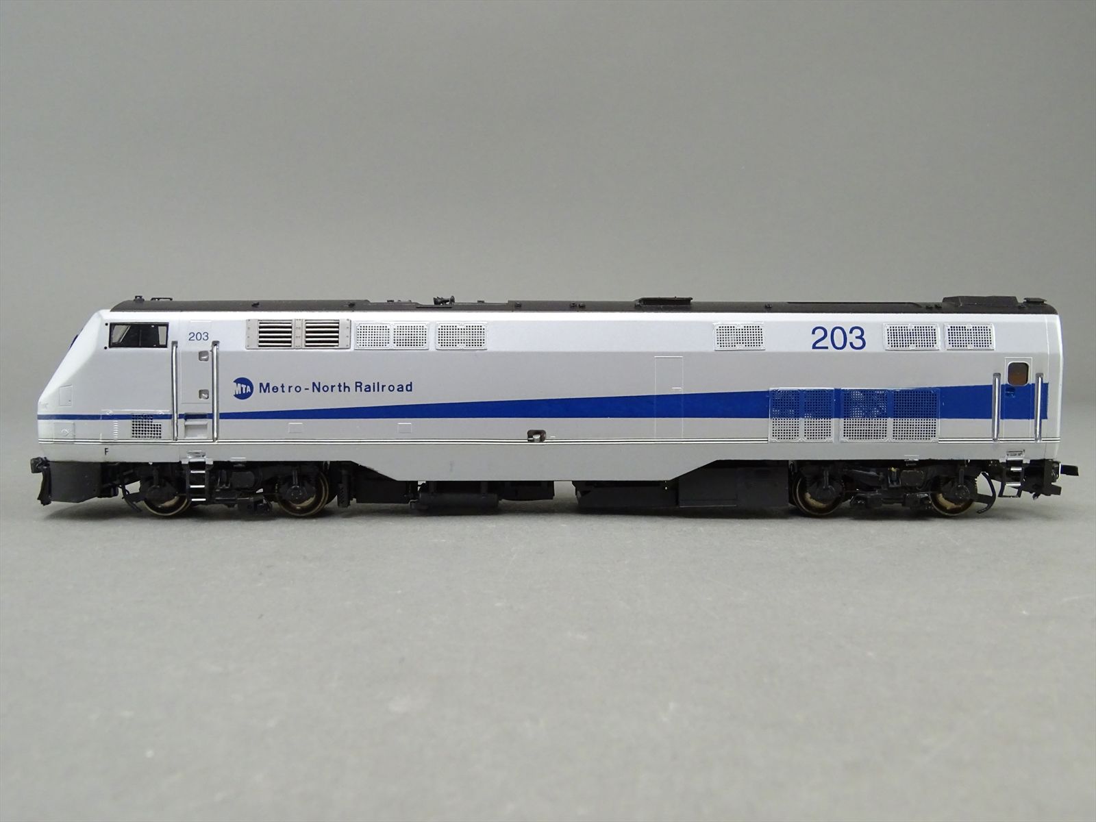 HO Brass Model - OMI 6537.2 MNCW Metro North Railraod GE P32AC-DM Diesel #203 - F/P - 1995 Run ...
