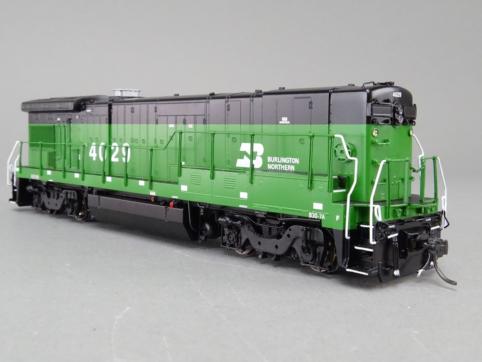 HO Brass Model - OMI 6721.1 BN Burlington Northern B30-7A (B) Smooth Long Hood Green / Black ...