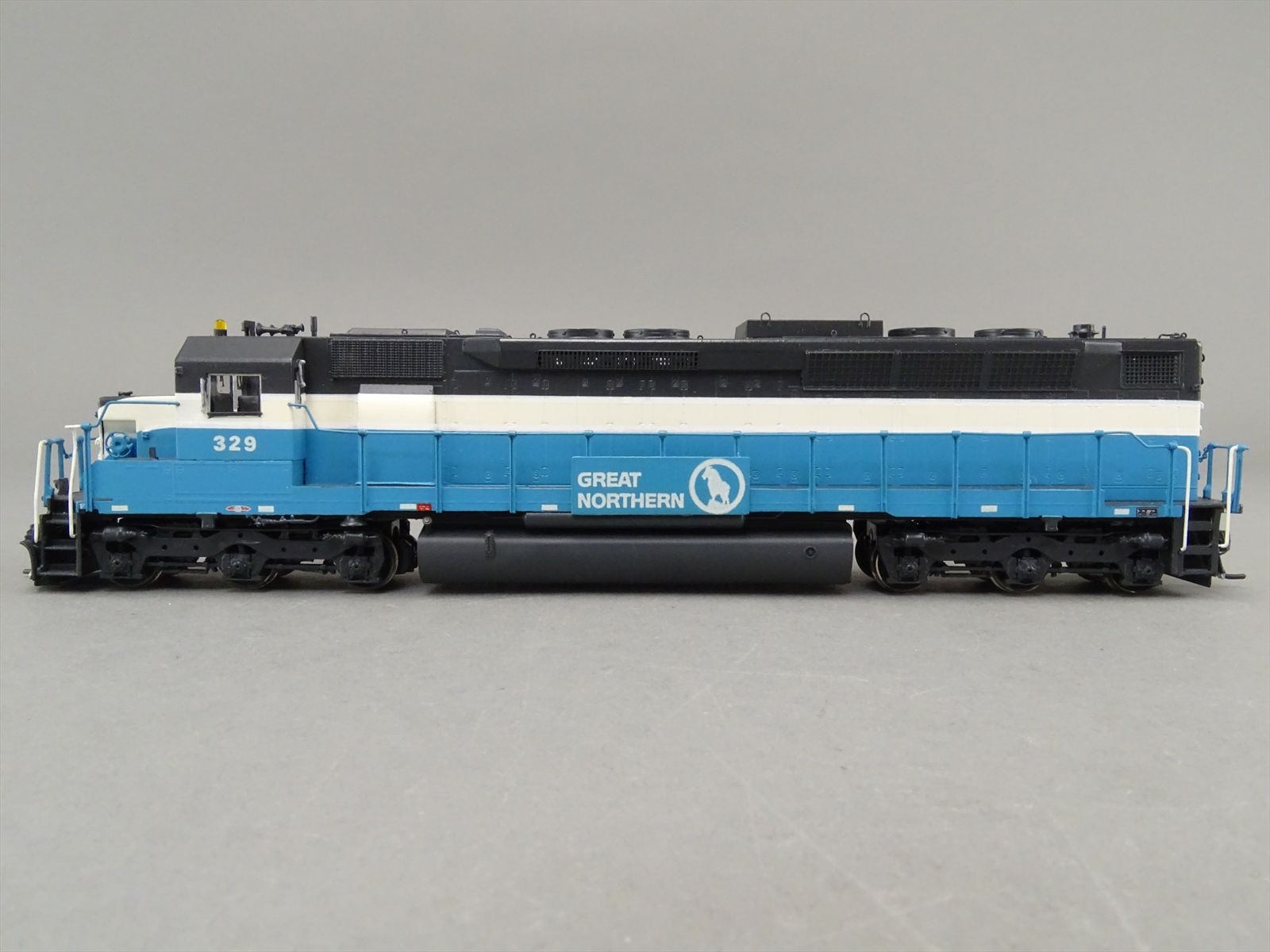 HO Brass Model - OMI 5780 GN Great Northern SDP45 BSB Big Sky Blue #329 ...