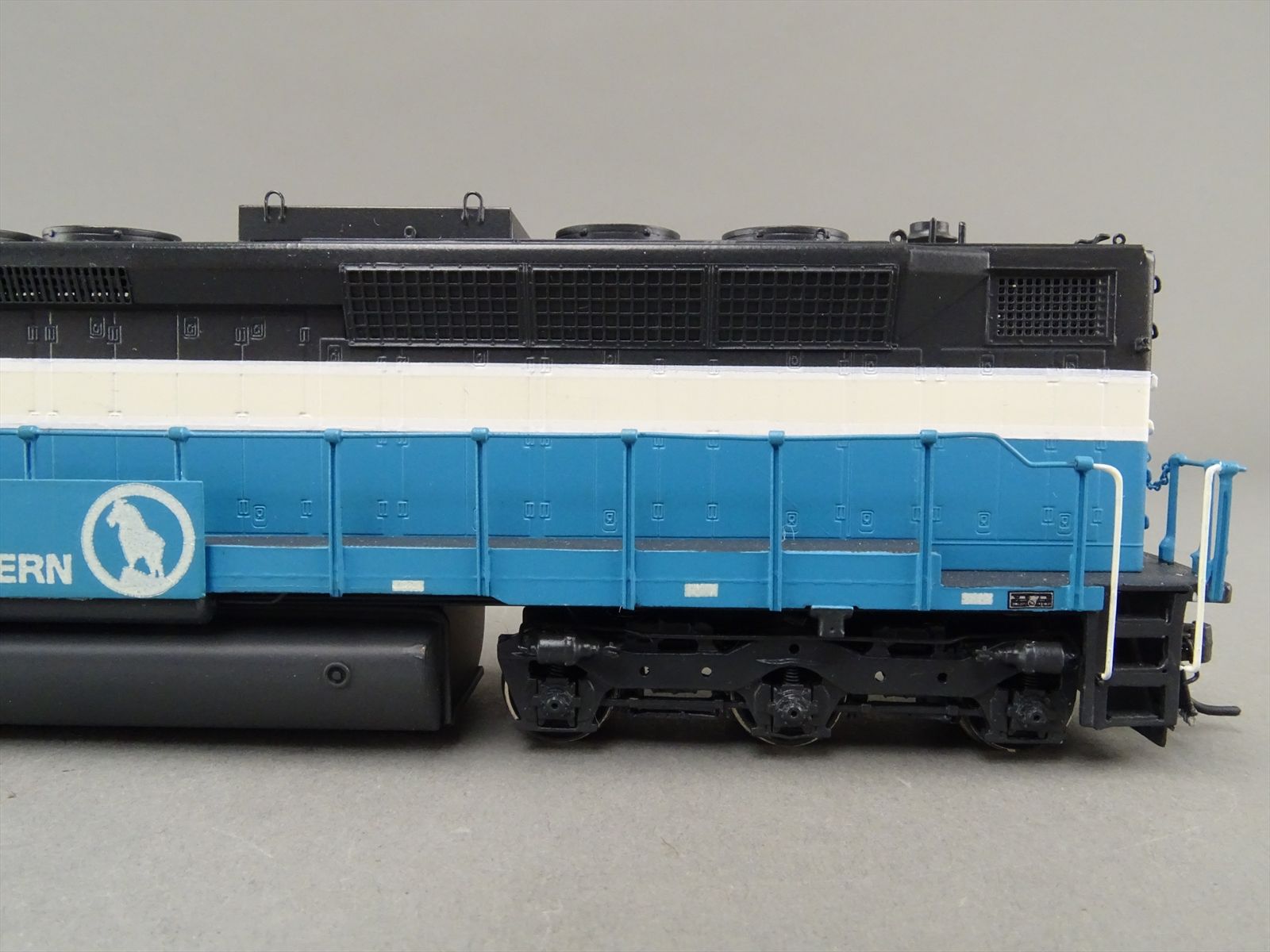 HO Brass Model - OMI 5780 GN Great Northern SDP45 BSB Big Sky Blue #329 ...