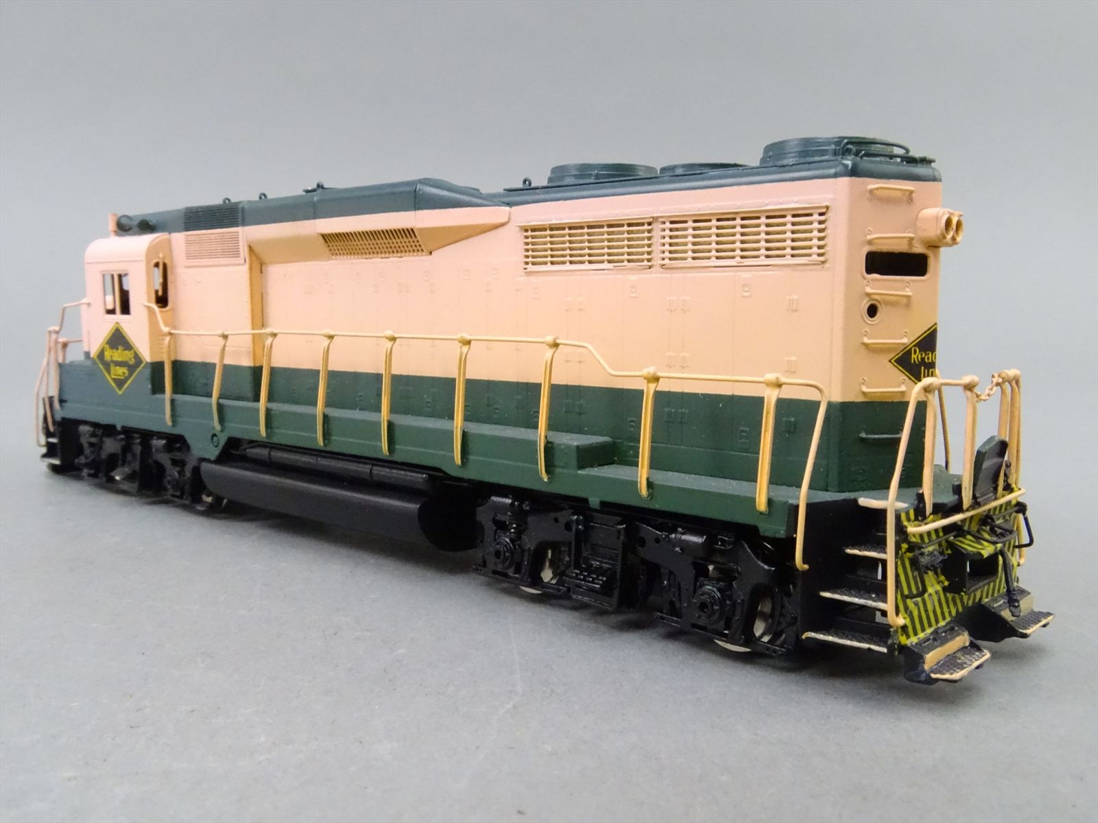 HO Brass Model - Oriental RDG Reading GP30 Phase I Low Hood 2250HP - F ...