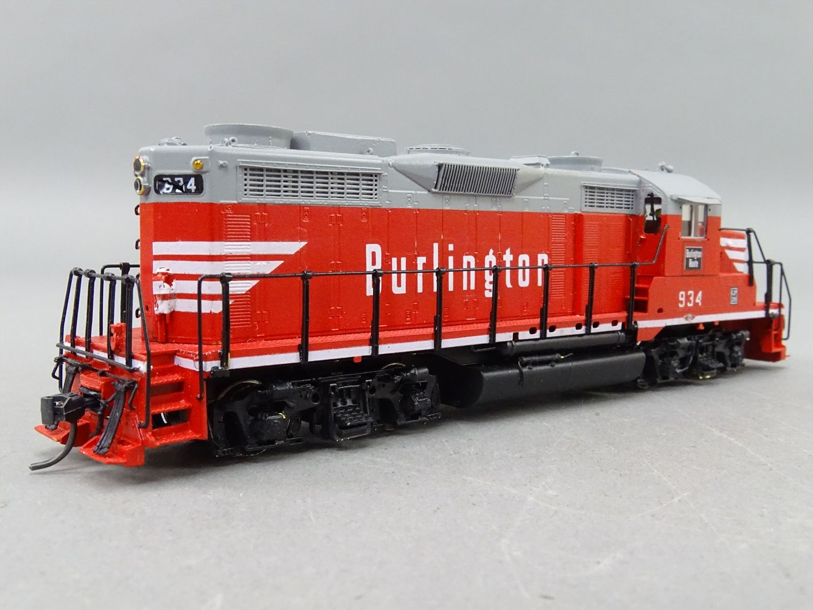 HO Brass Model - OMI 5960 CB&Q Burlington GP20 #934 - Custom + DCC + Sound - 1993 Run - Ajin - 1 ...