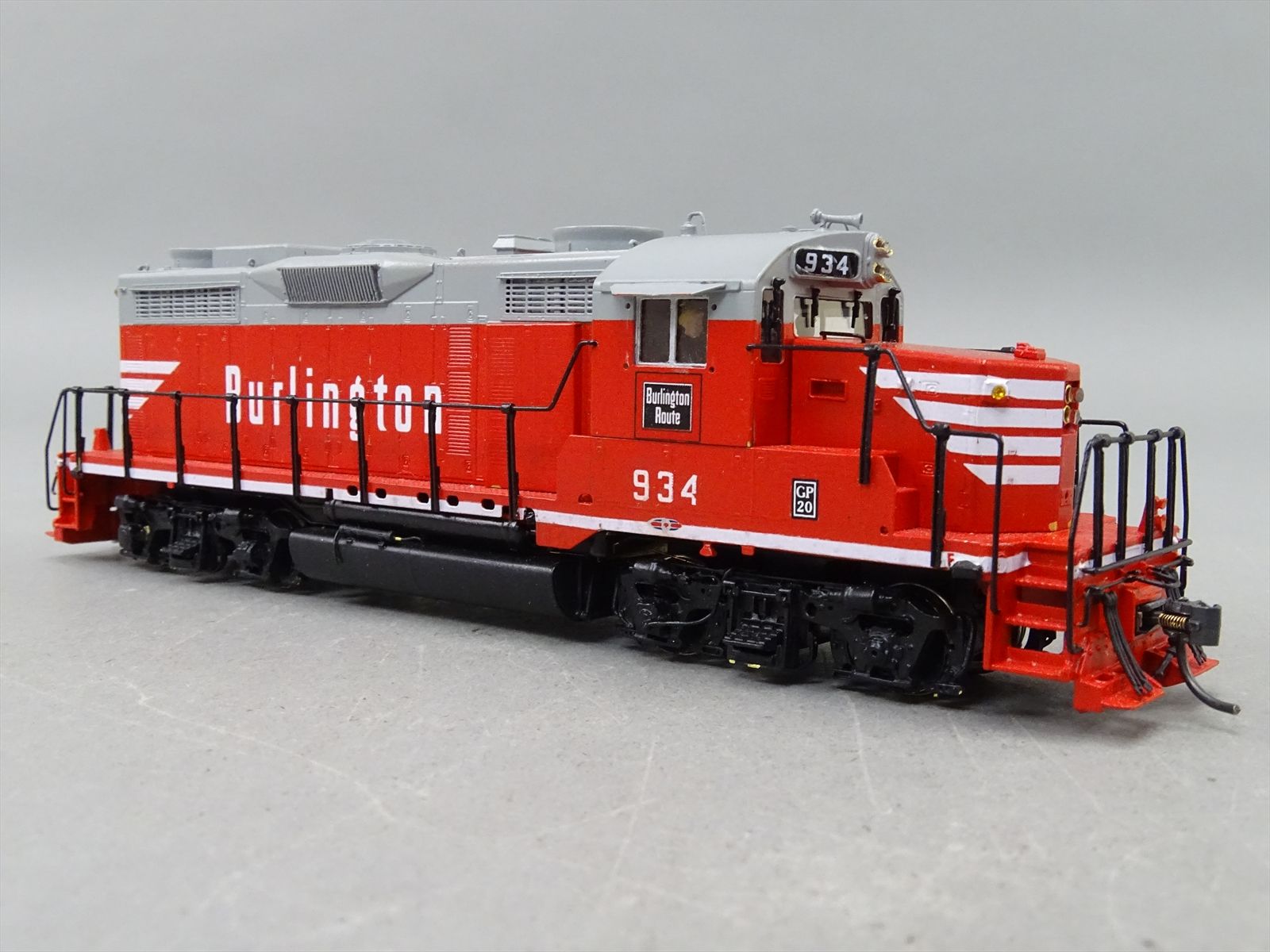 HO Brass Model - OMI 5960 CB&Q Burlington GP20 #934 - Custom + DCC + Sound - 1993 Run - Ajin - 1 ...