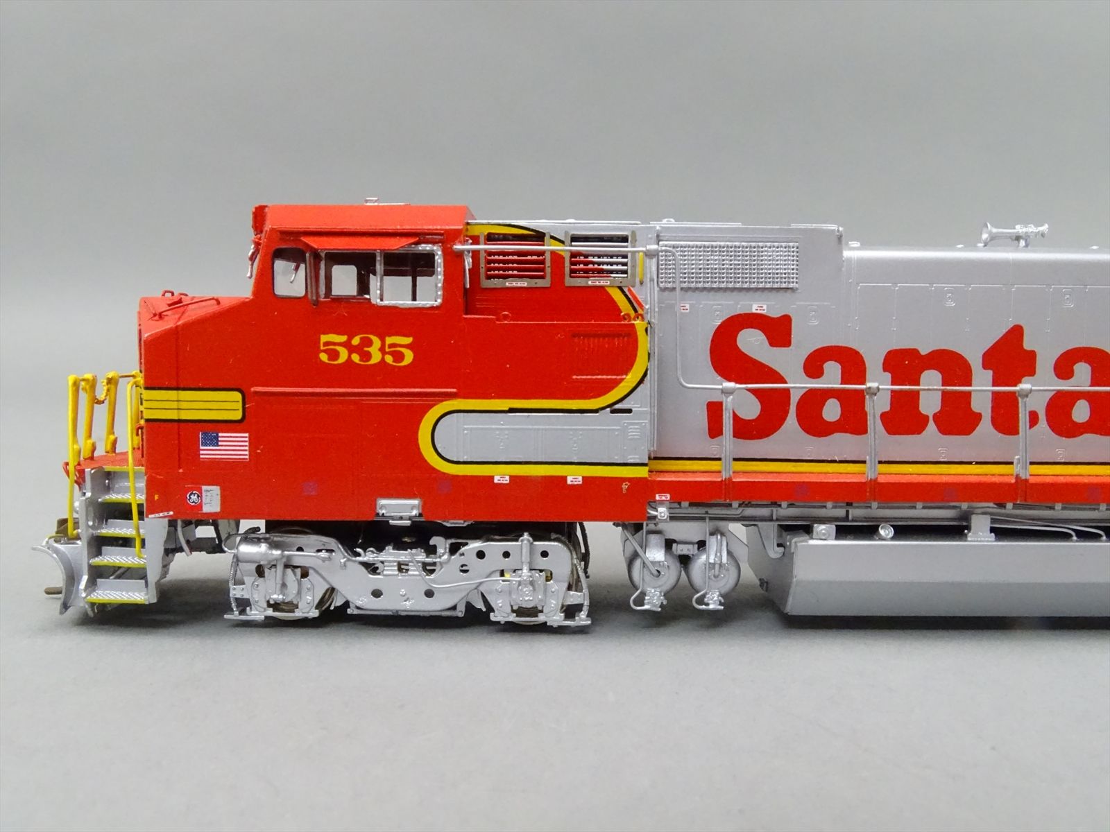 HO Brass Model - OMI 5400.1 ATSF Warbonnet Dash 8-40BW #535 - 1992 Run - Custom - BT Replacement Box