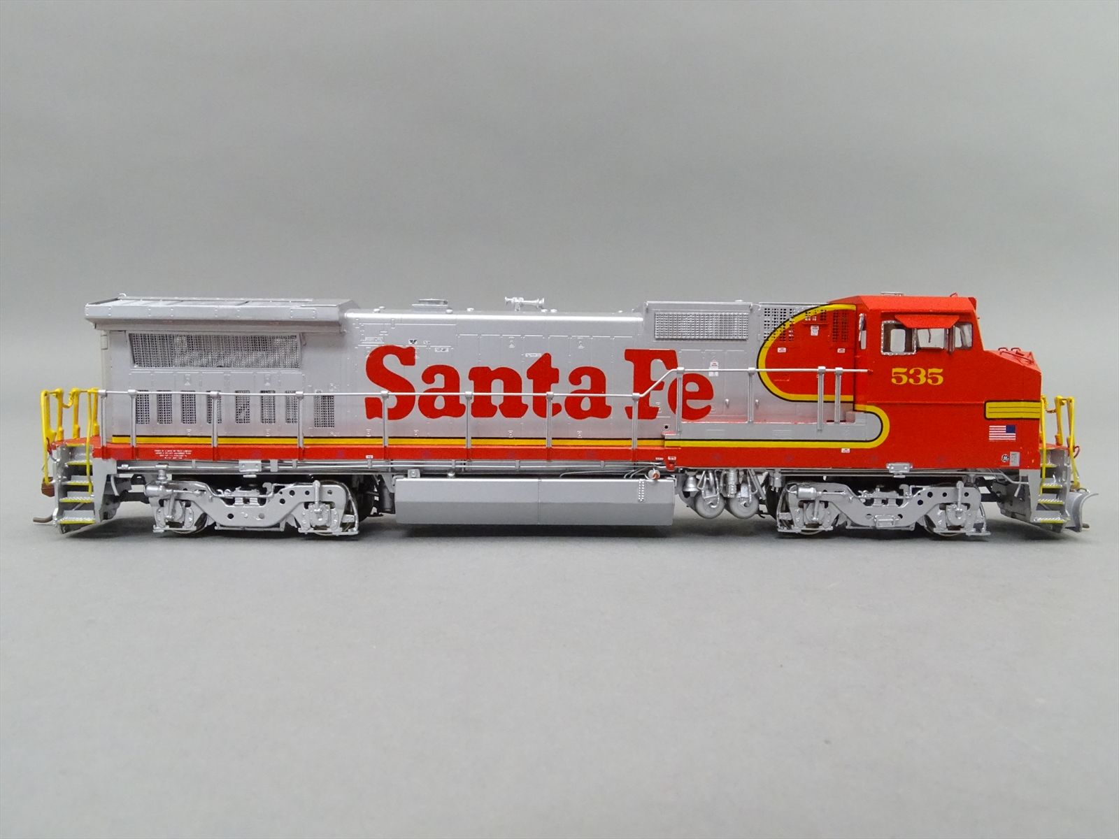 HO Brass Model - OMI 5400.1 ATSF Warbonnet Dash 8-40BW #535 - 1992 Run - Custom - BT Replacement Box