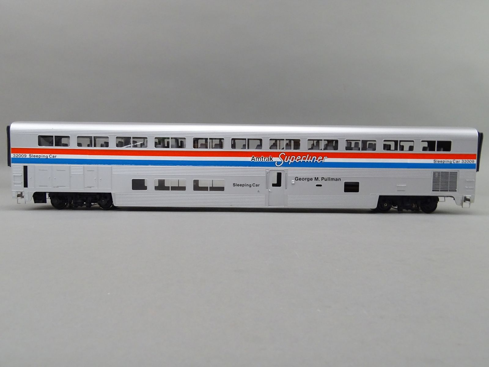 O Scale Brass Model - OMI Overland 0747 Amtrak SUperliner Lounge Cafe ...