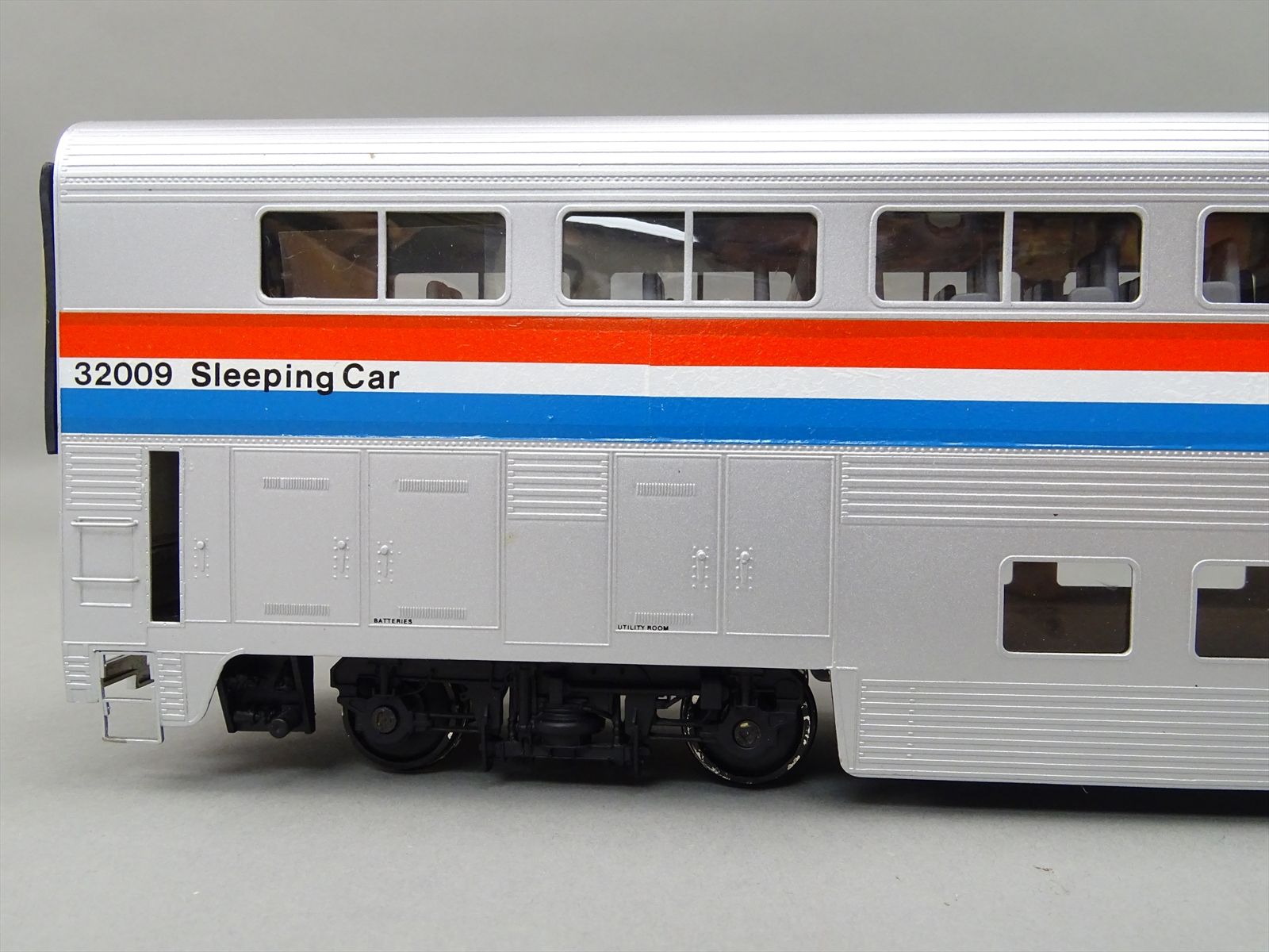 O Scale Brass Model - OMI Overland 0747 Amtrak SUperliner Lounge Cafe ...
