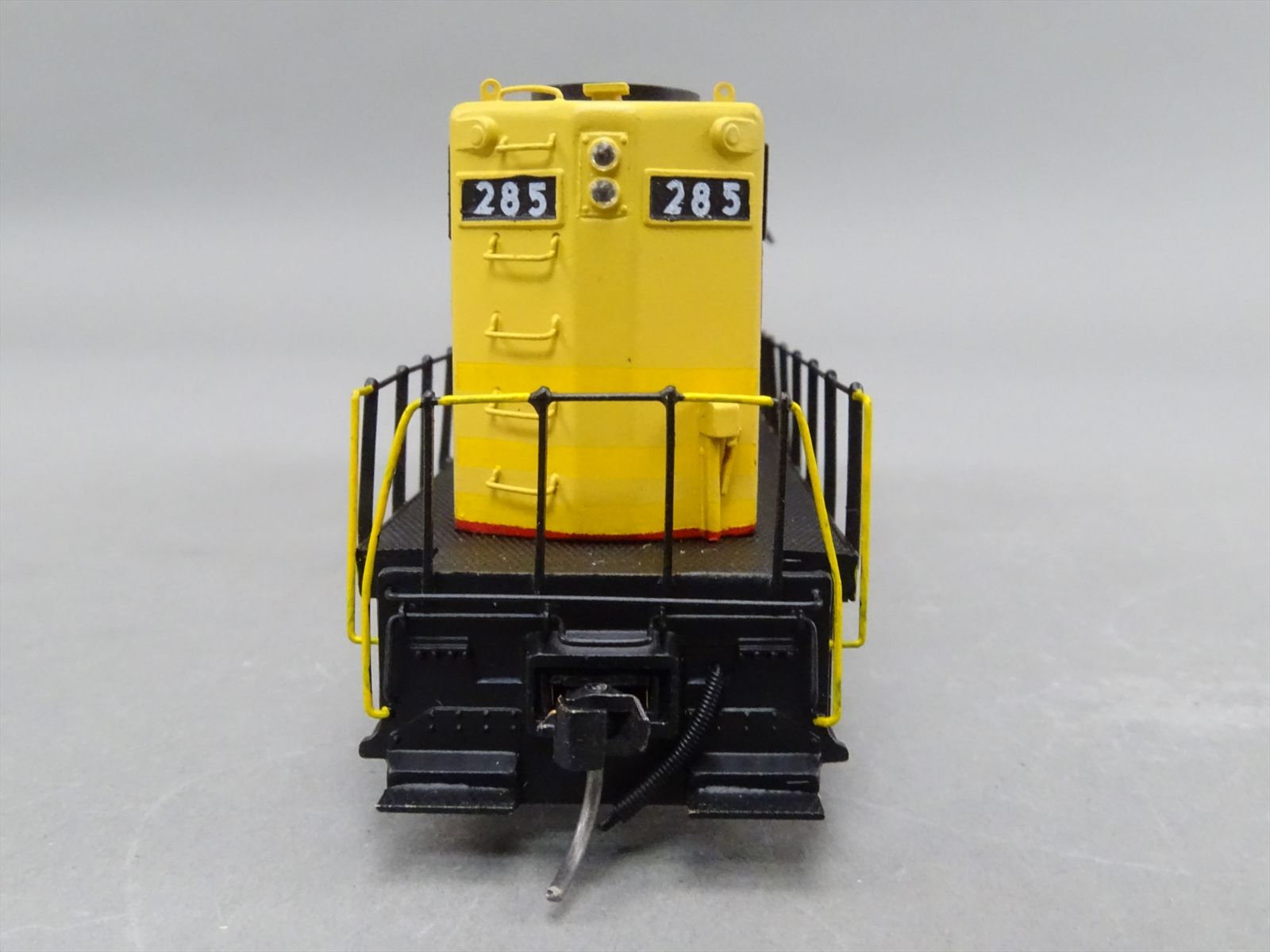 HO Brass Model - Hallmark NP Northern Pacific EMD GP18 #285 - Custom - 1972 Run - Kumata