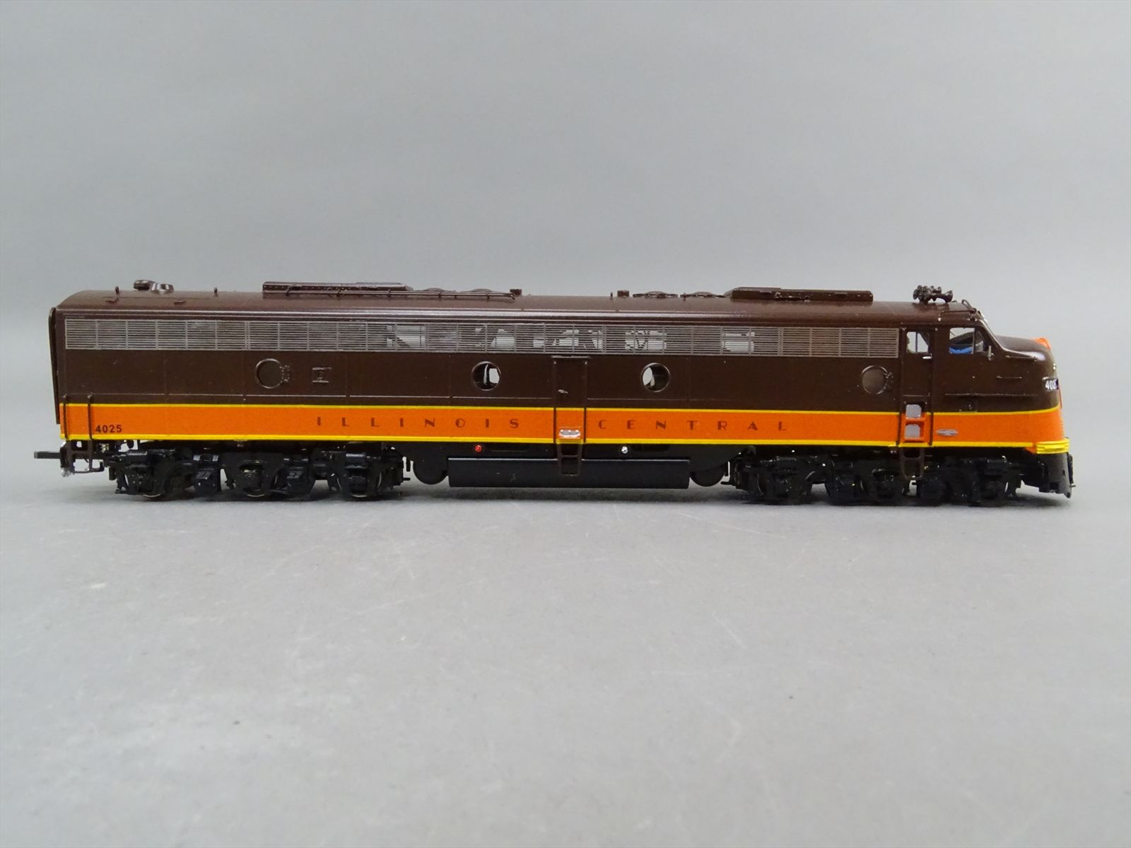 HO Brass Model - OMI 6024 IC Illinois Central E8 E8A #4025 - Pro ...