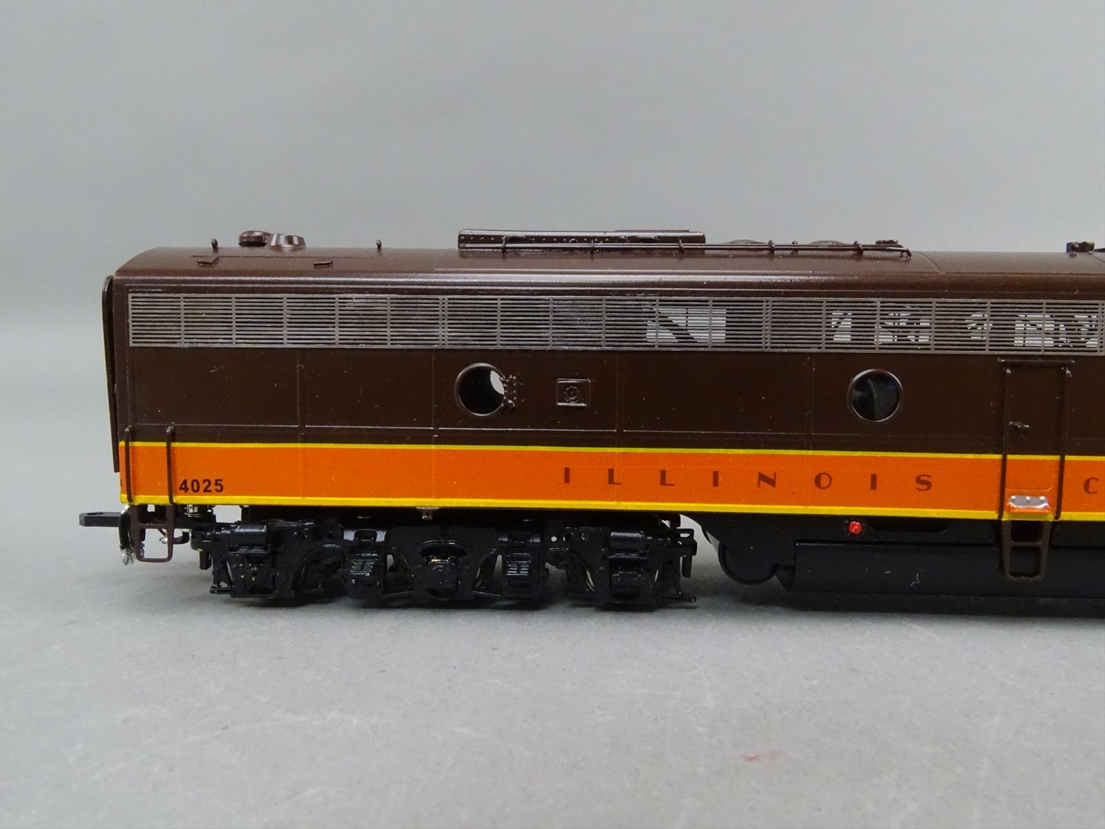 HO Brass Model - OMI 6024 IC Illinois Central E8 E8A #4025 - Pro ...