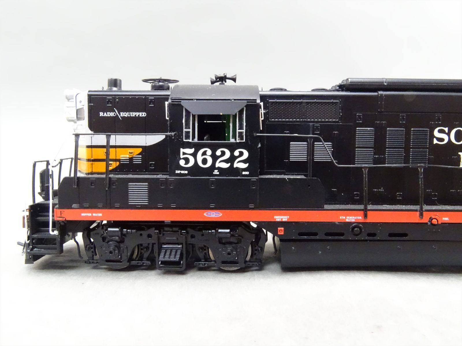 HO Plastic Model - Athearn Genesis G62739 SP Southern Pacific GP9 #5622 DCC + Sound