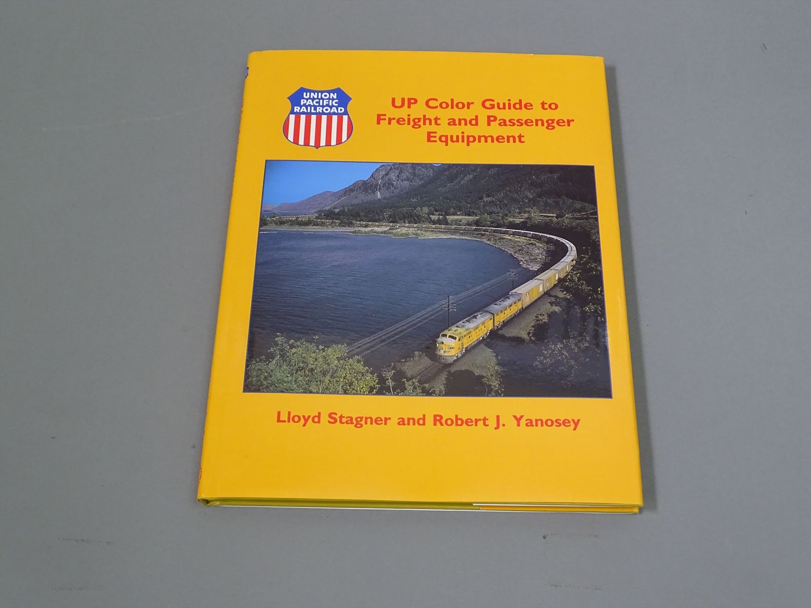Railroad Book - UP Union Pacific Color Guide To Freight And Passenger ...