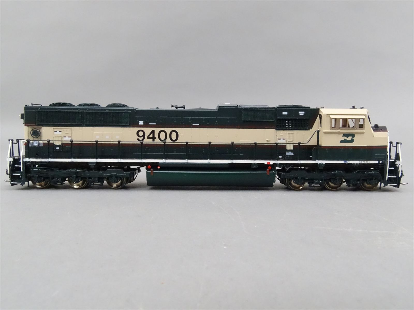 HO Brass Model - OMI 5839.1 BN Burlington Northern SD70MAC #9400 - F/P - 1995 Run - Ajin