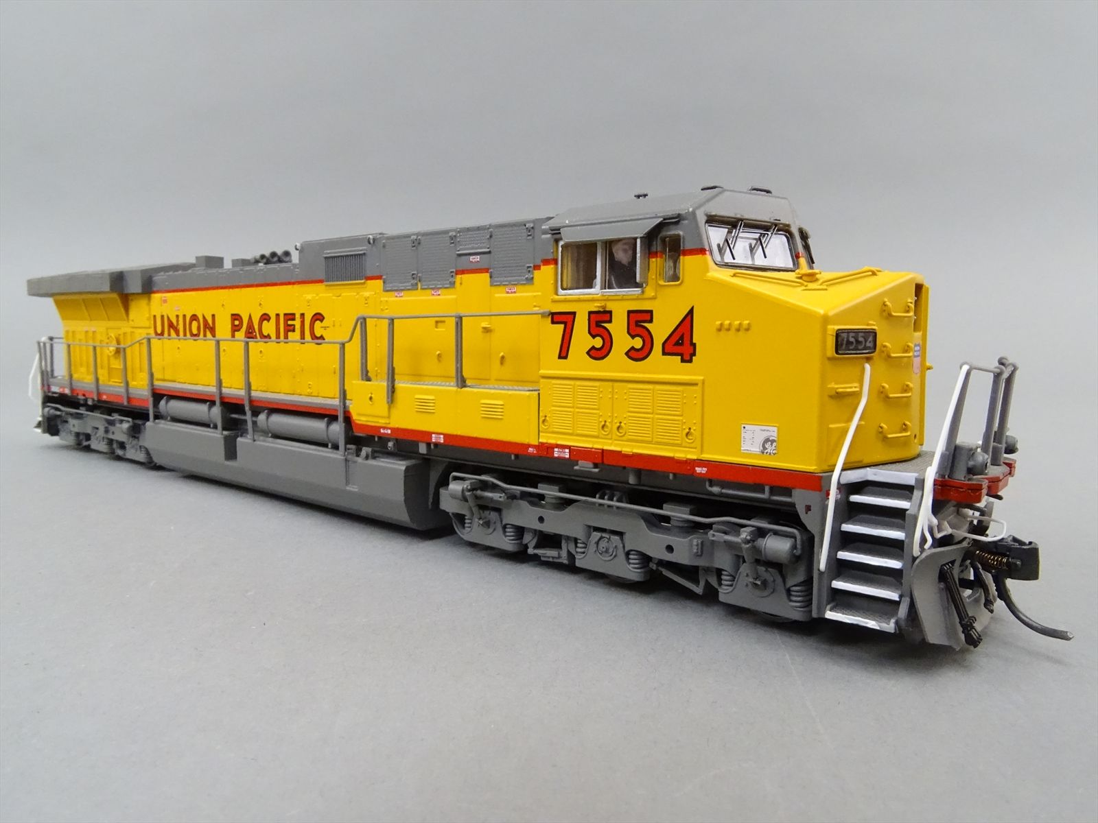 HO Plastic Model - BLI 686 UP Union Pacific GE AC6000CW #7554 - F/P ...