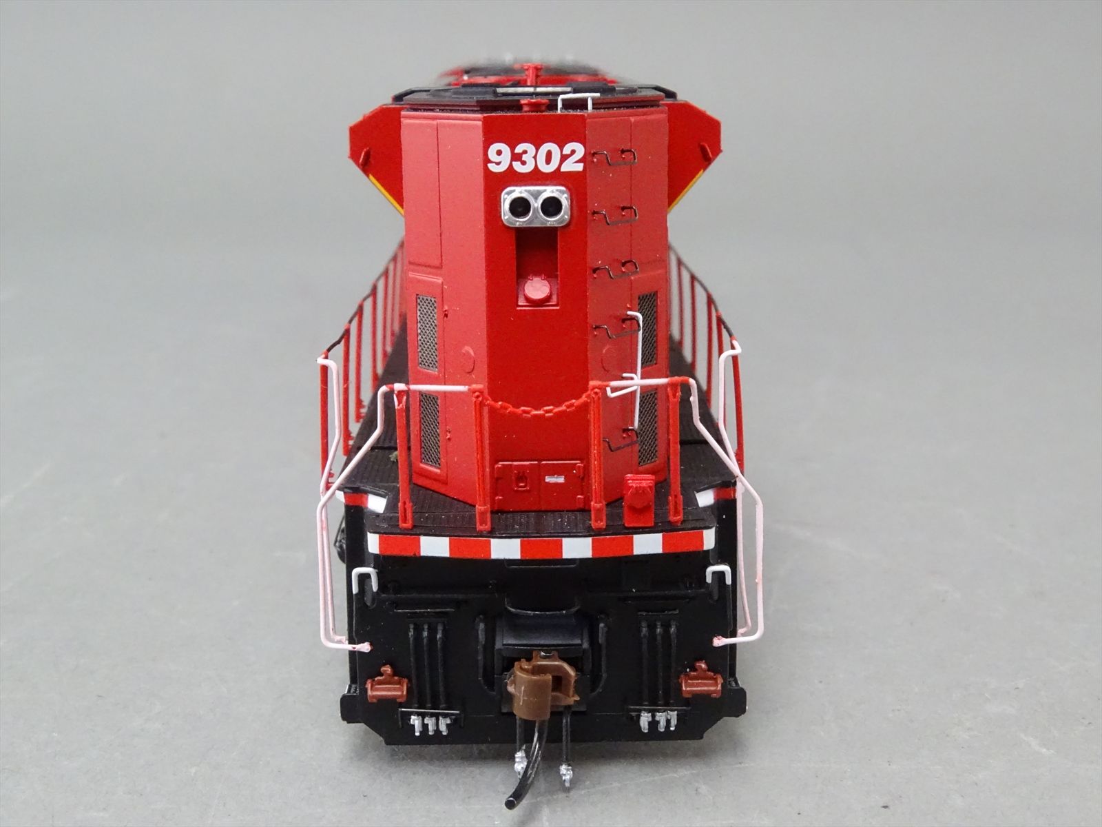 HO Plastic Model - Athearn Genesis ATHG27332 CP Canadian Pacific SD90MAC-H Phase II #9302 - F/P ...
